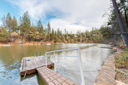 7 States for the Best Secluded Lake House Rentals | Vacasa