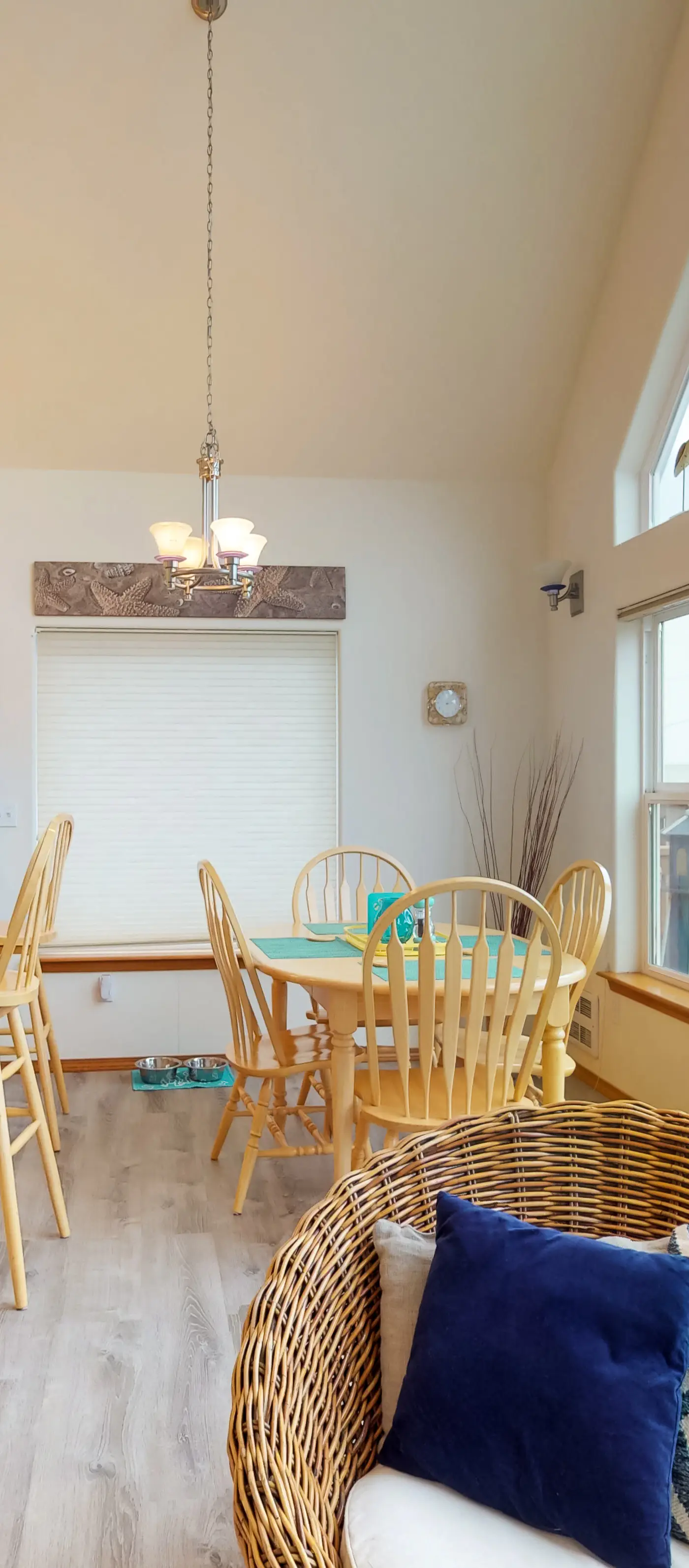 Blue Wave Cottage | 2 BD Pacific Beach, WA Vacation Rental | Vacasa
