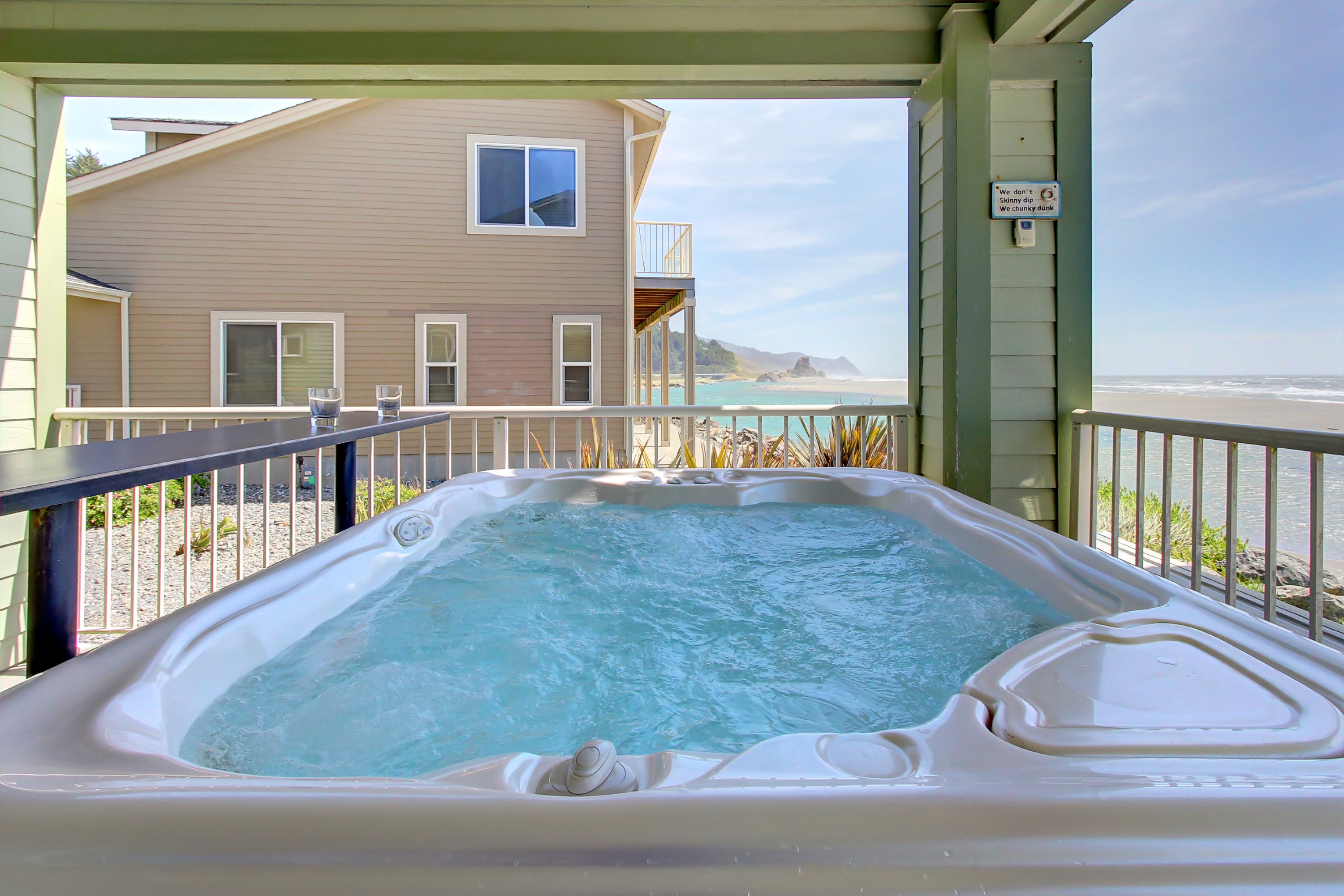 Sunset Beach House | 3 BD Gold Beach, OR Vacation Rental | Vacasa