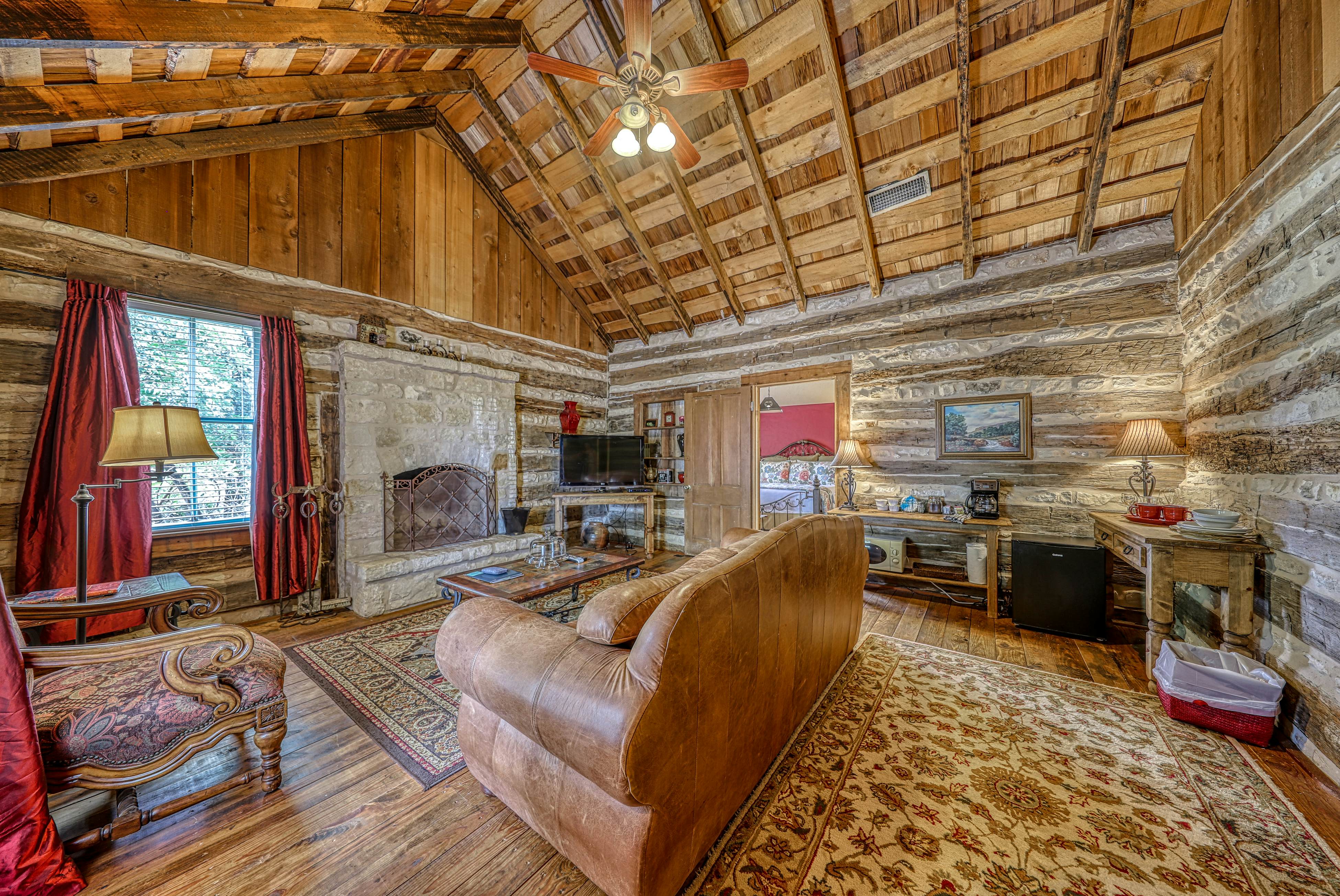 Fredericksburg, TX Cabin Rentals, Bed and Breakfast, Cottages | Vacasa