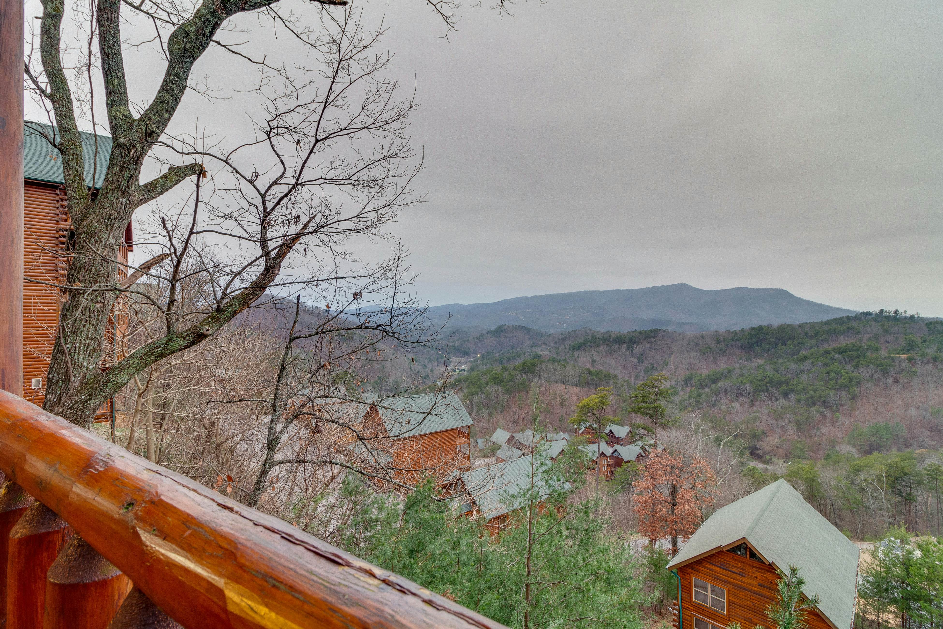 Black Bear Ridge Resort: Black Bear Overlook | 1 BD Pigeon Forge, TN ...