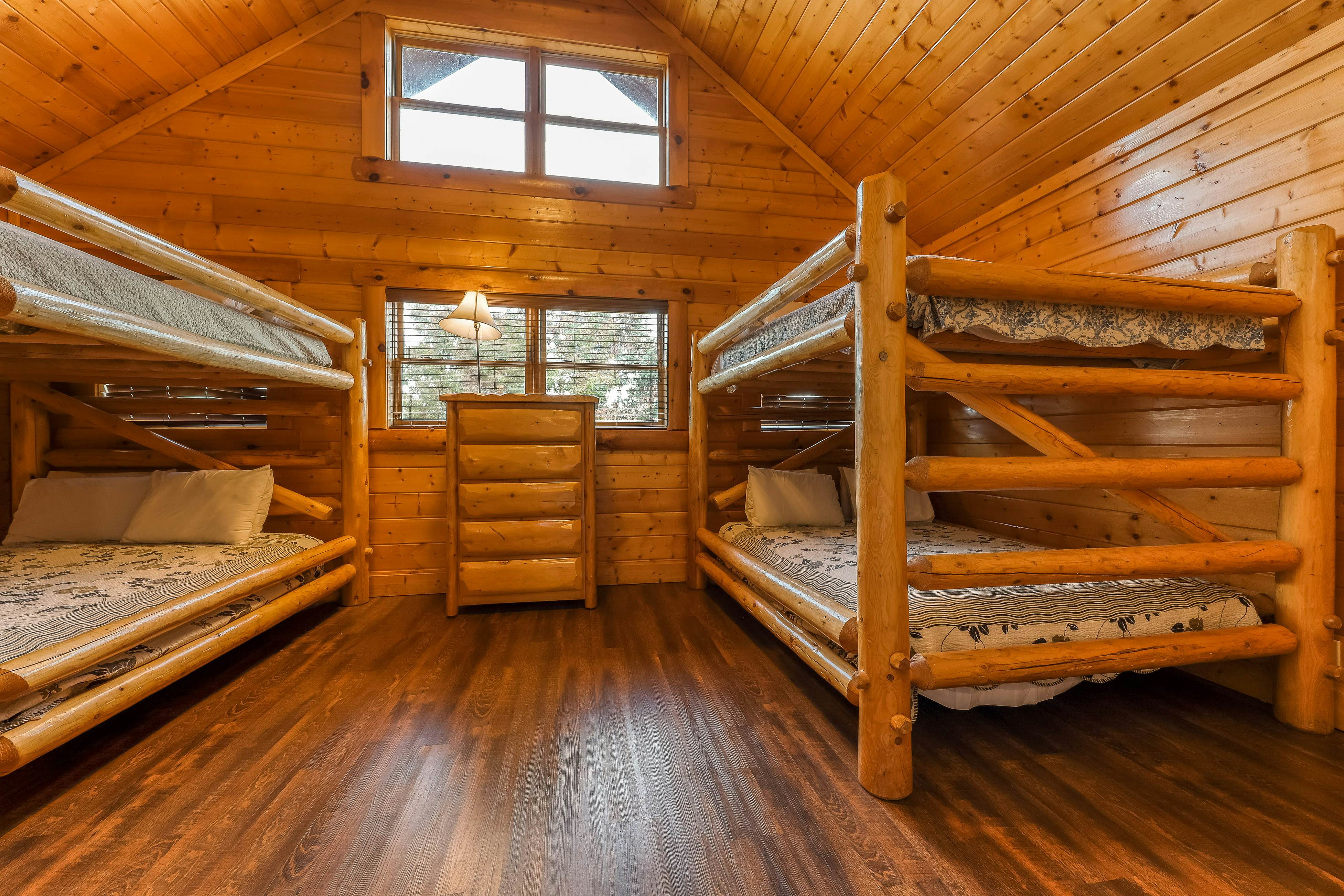 Black Bear Ridge Resort: Valhalla Manor | 12 BD Pigeon Forge, TN ...