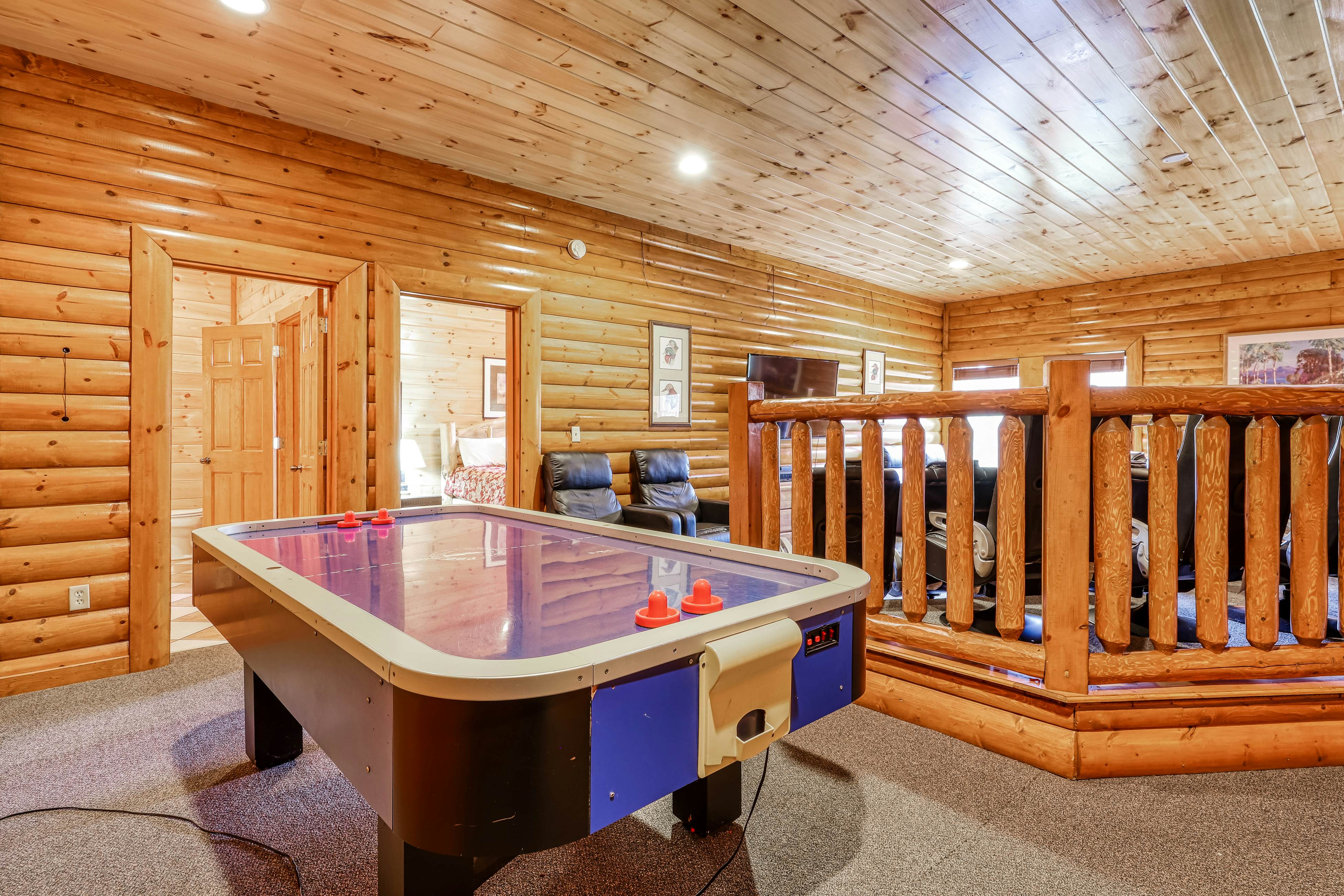 Black Bear Ridge Resort: Bit O'Honey | 8 BD Pigeon Forge, TN Vacation ...