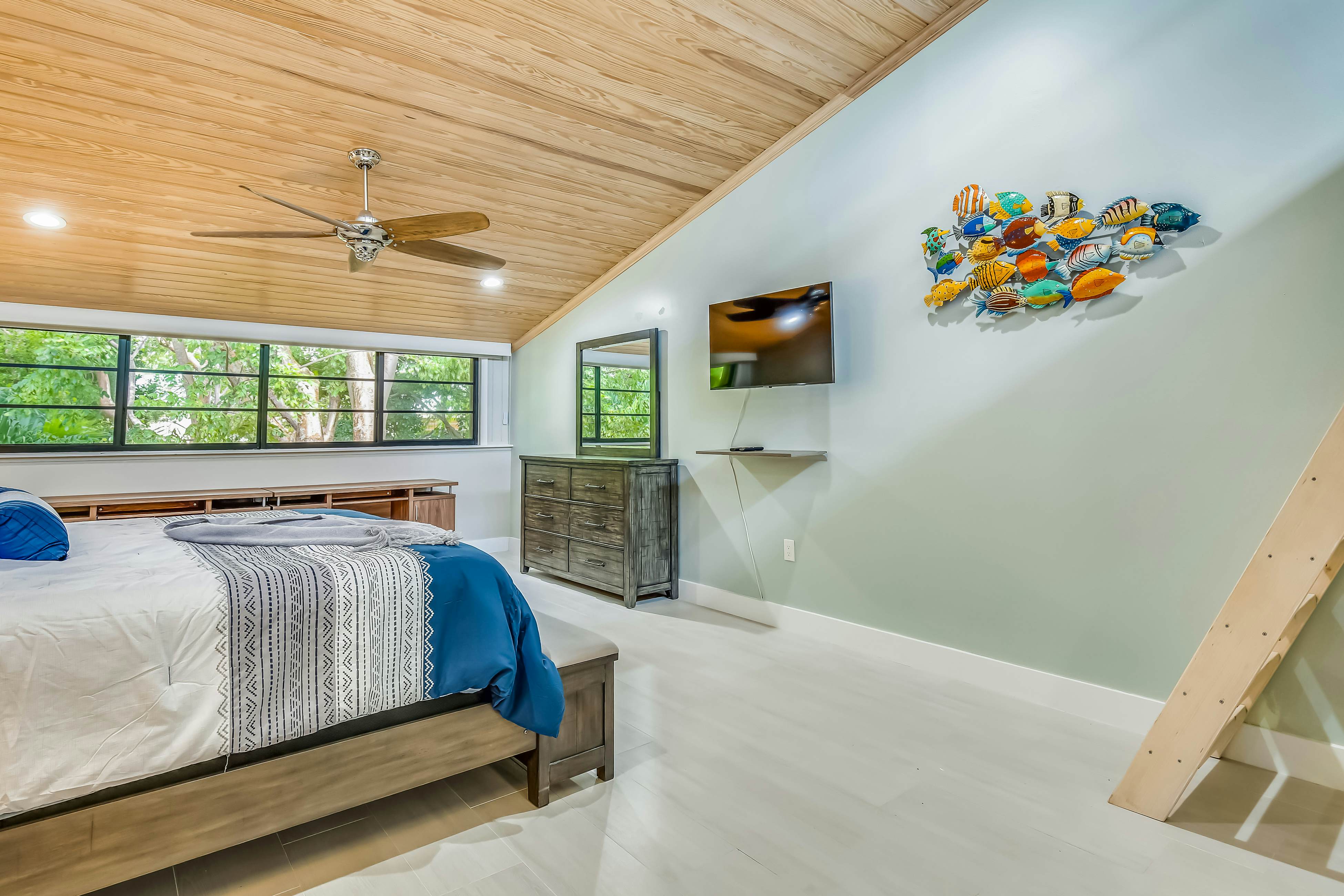 Executive Bay Club Condo M-1 | 2 BD Islamorada, FL Vacation Rental | Vacasa