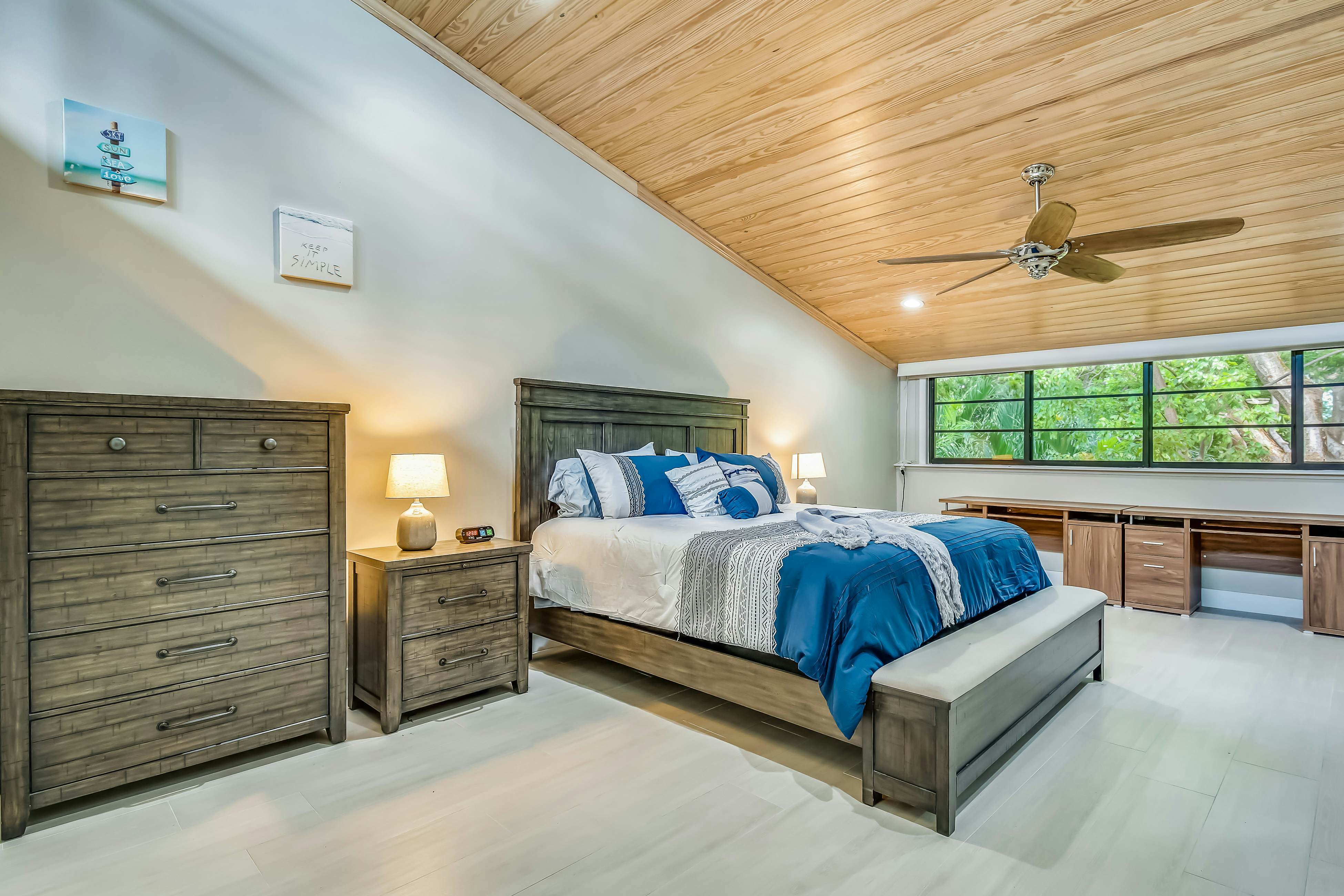 Executive Bay Club Condo M-1 | 2 BD Islamorada, FL Vacation Rental | Vacasa