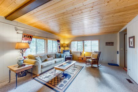 7 States for the Best Secluded Lake House Rentals | Vacasa