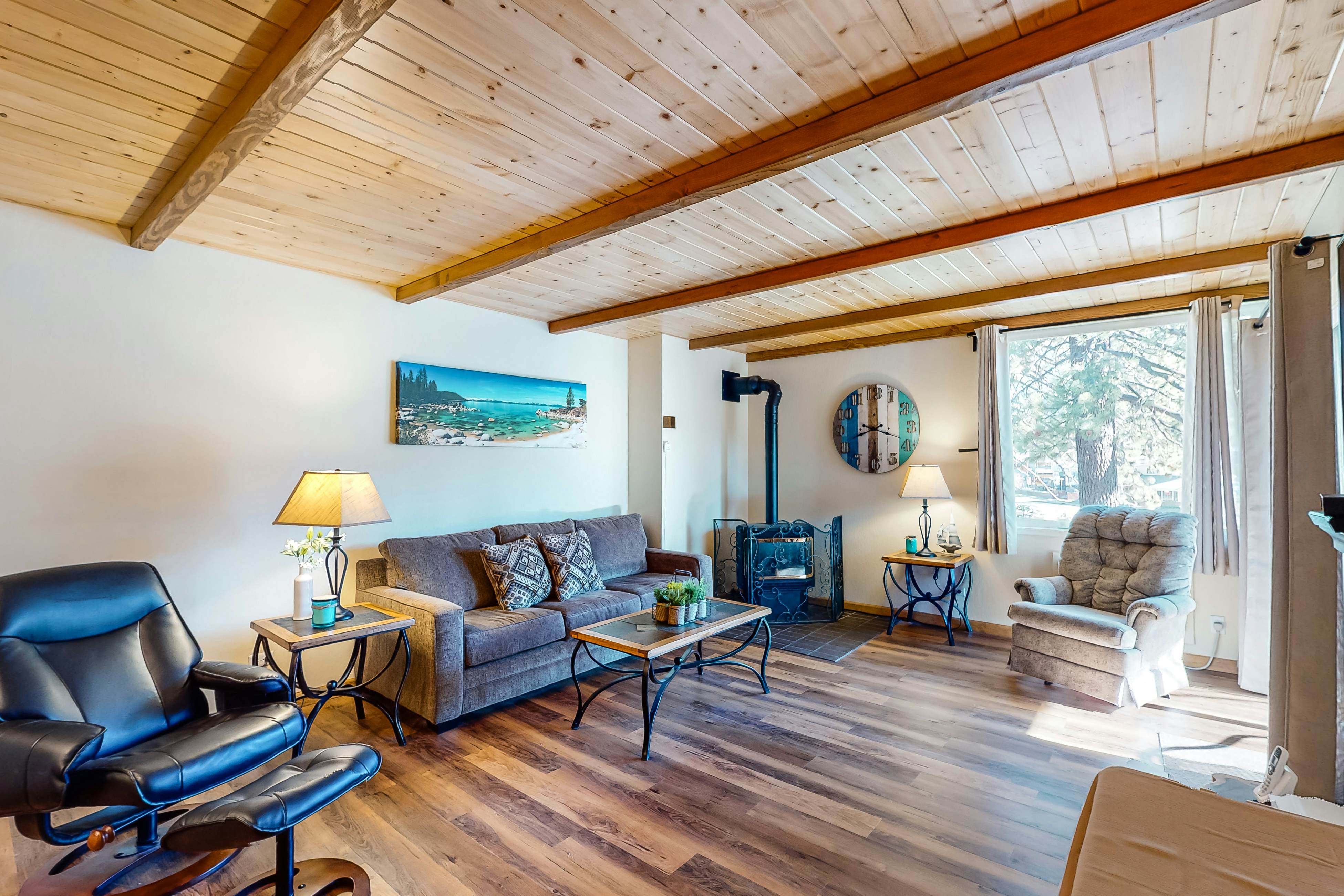 South Lake Tahoe Cabin Rentals, Vacation Rentals, Condos | Vacasa