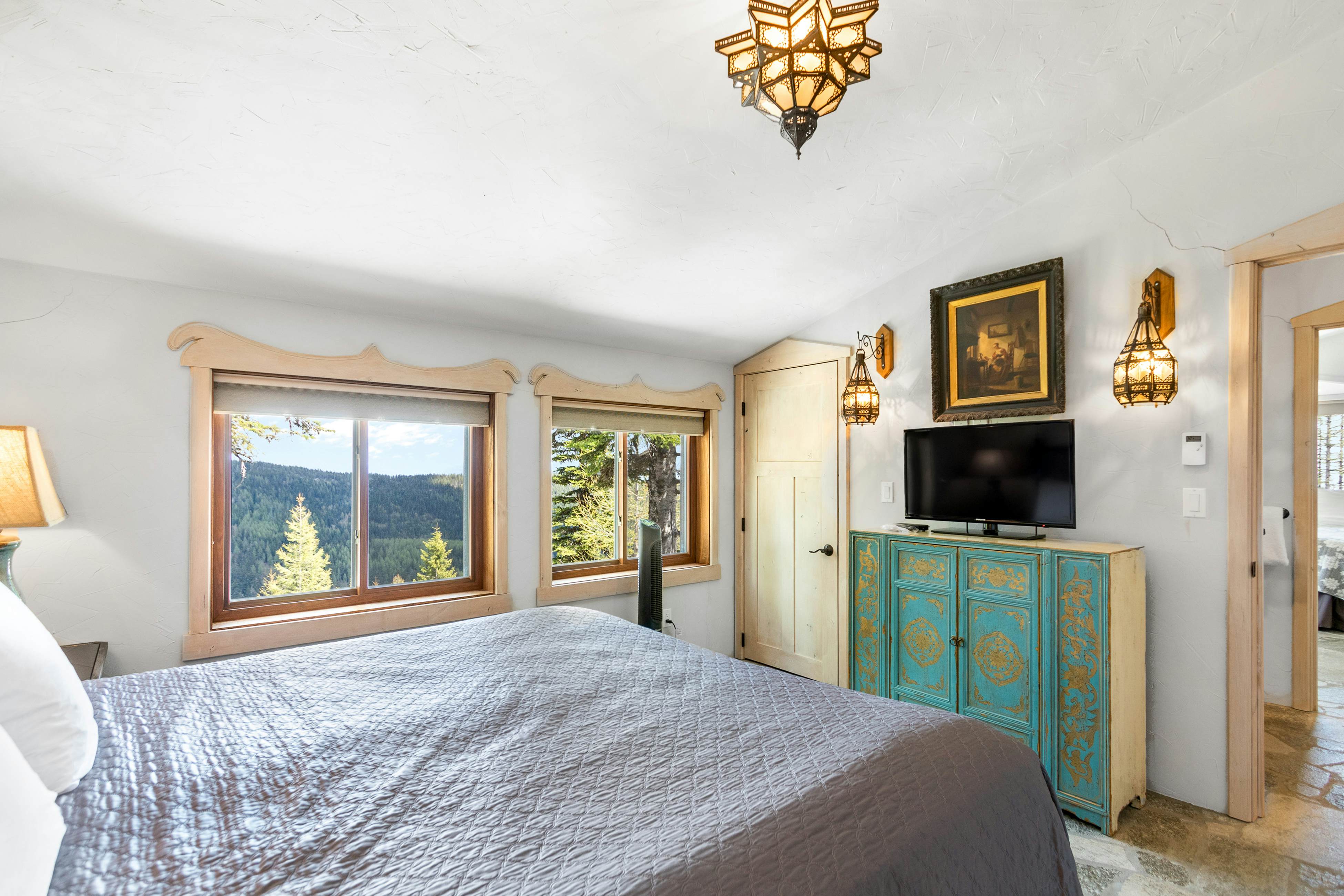 The Castle - Chateau De Melusine | 2 BD Sandpoint, ID Vacation Rental ...