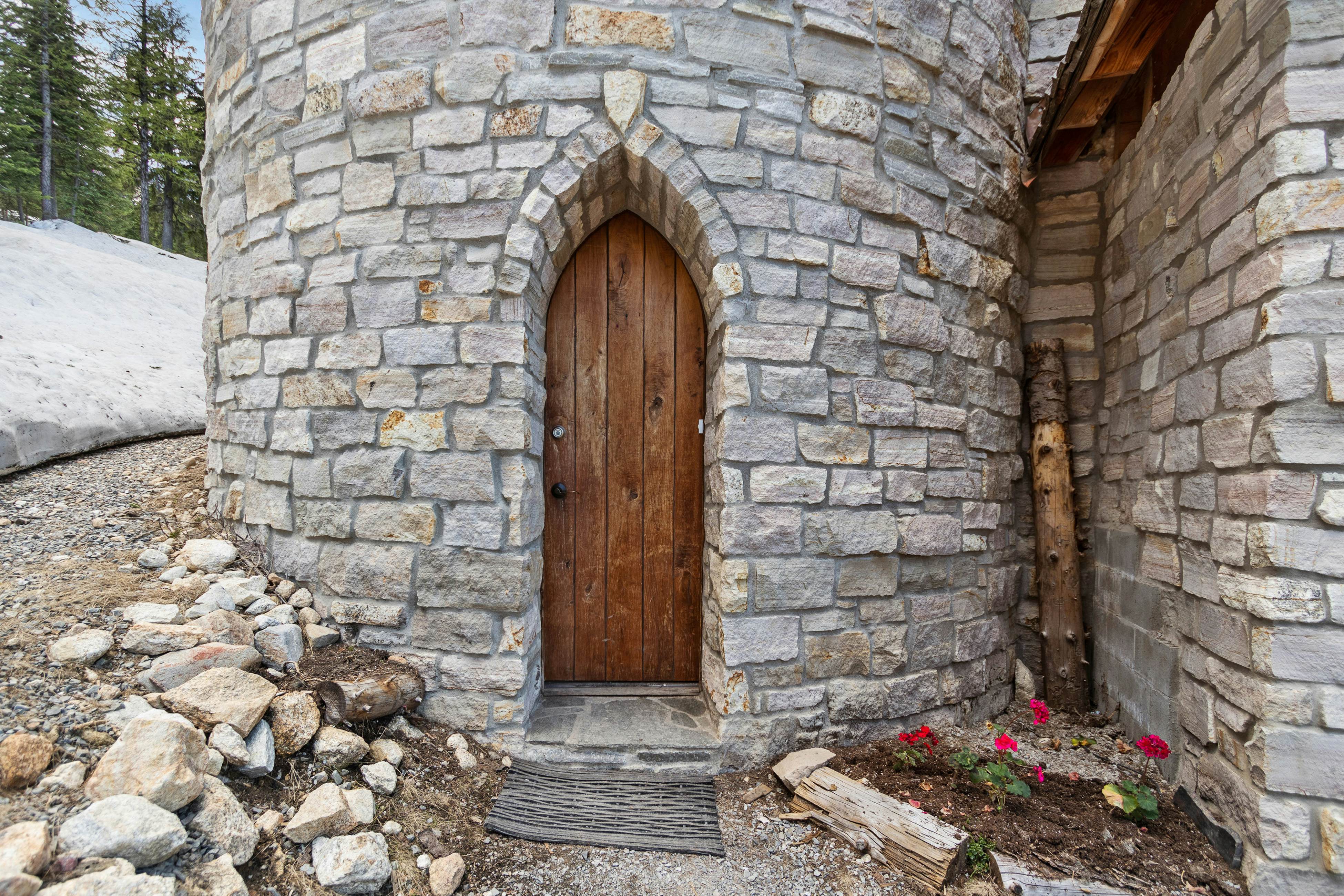 The Castle - Chateau De Melusine | 2 BD Sandpoint, ID Vacation Rental ...