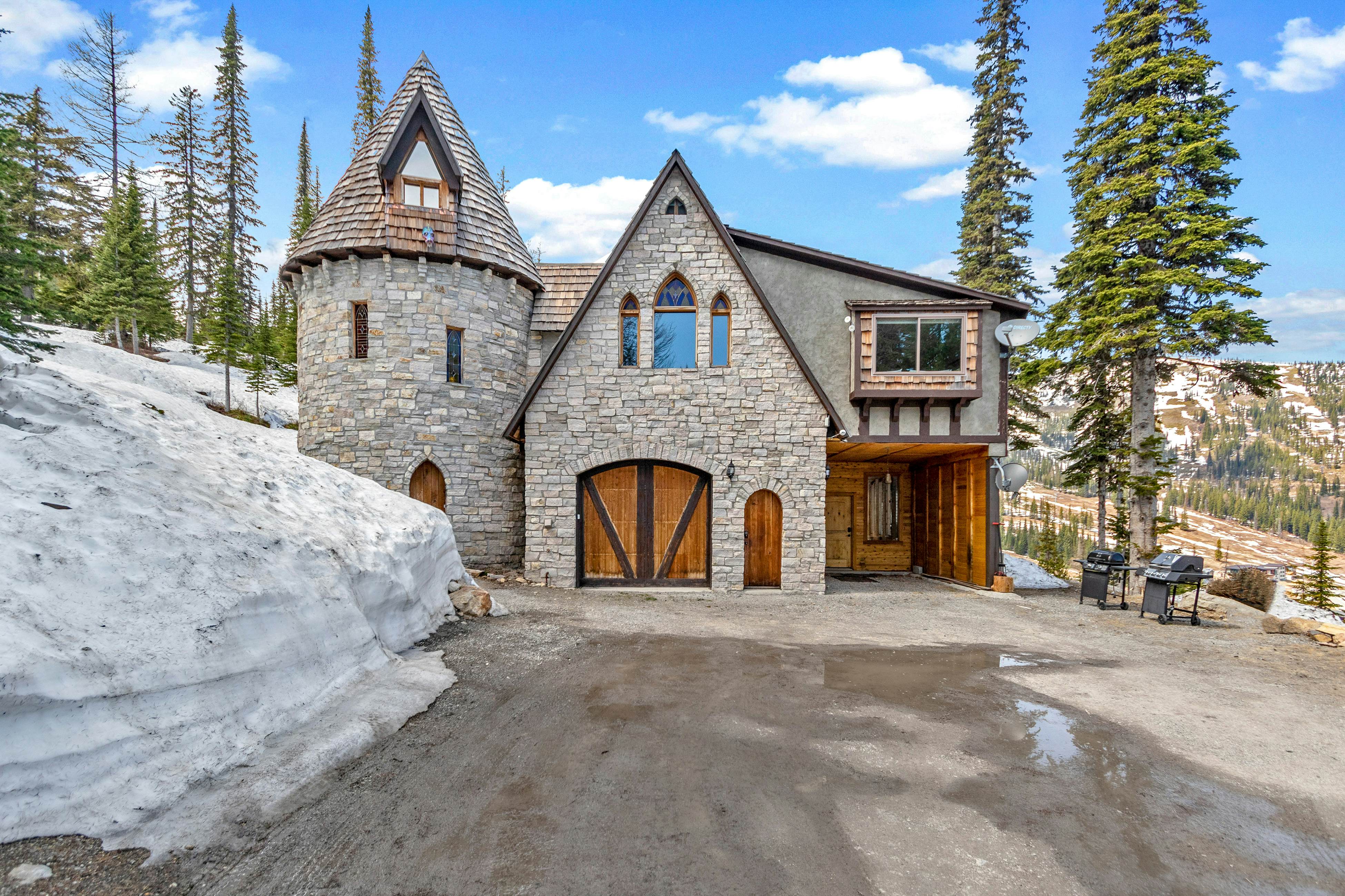 The Castle - Chateau De Melusine | 2 BD Sandpoint, ID Vacation Rental ...