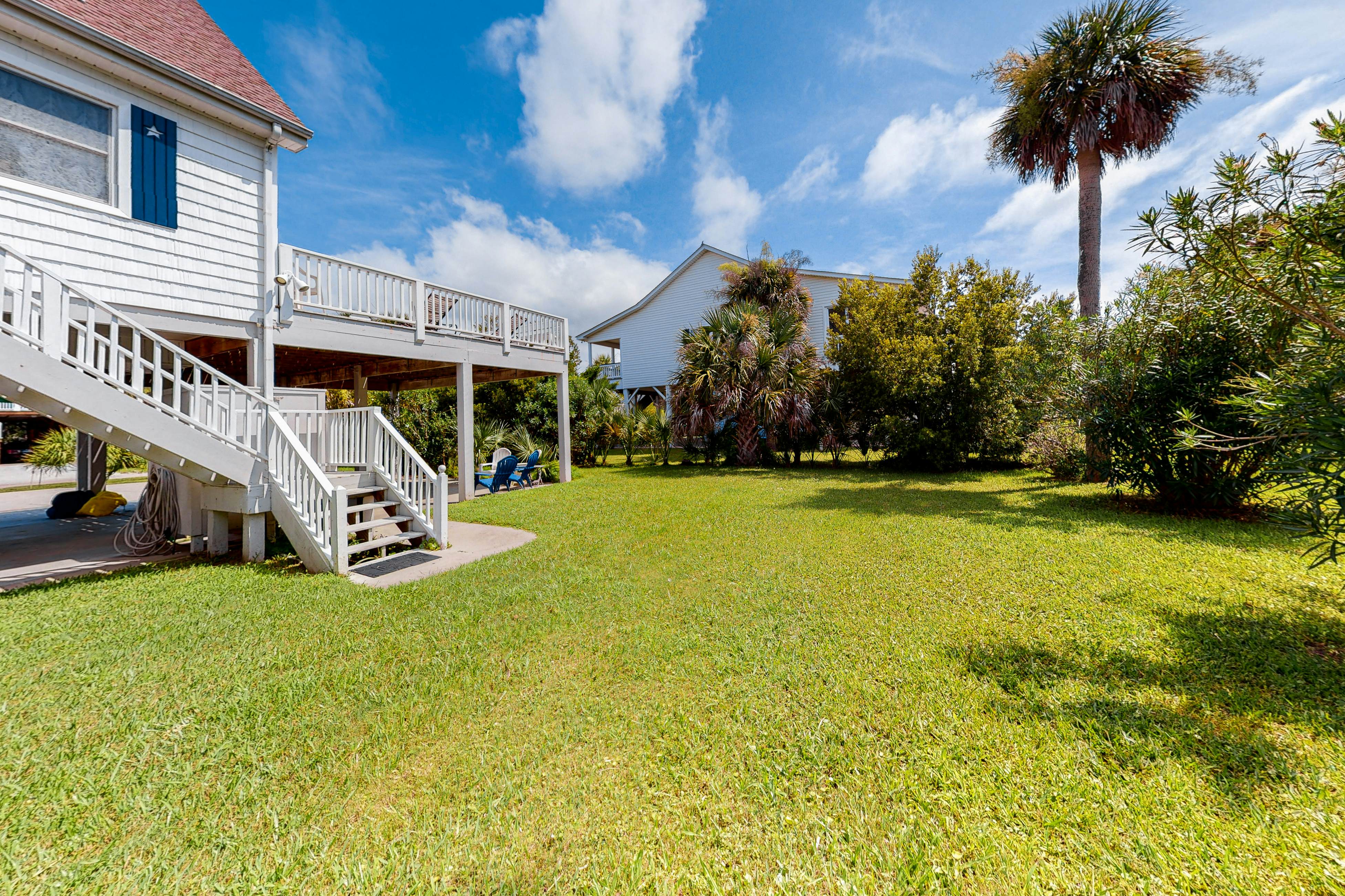 All Decked Out | 3 BD Edisto Beach, SC Vacation Rental | Vacasa