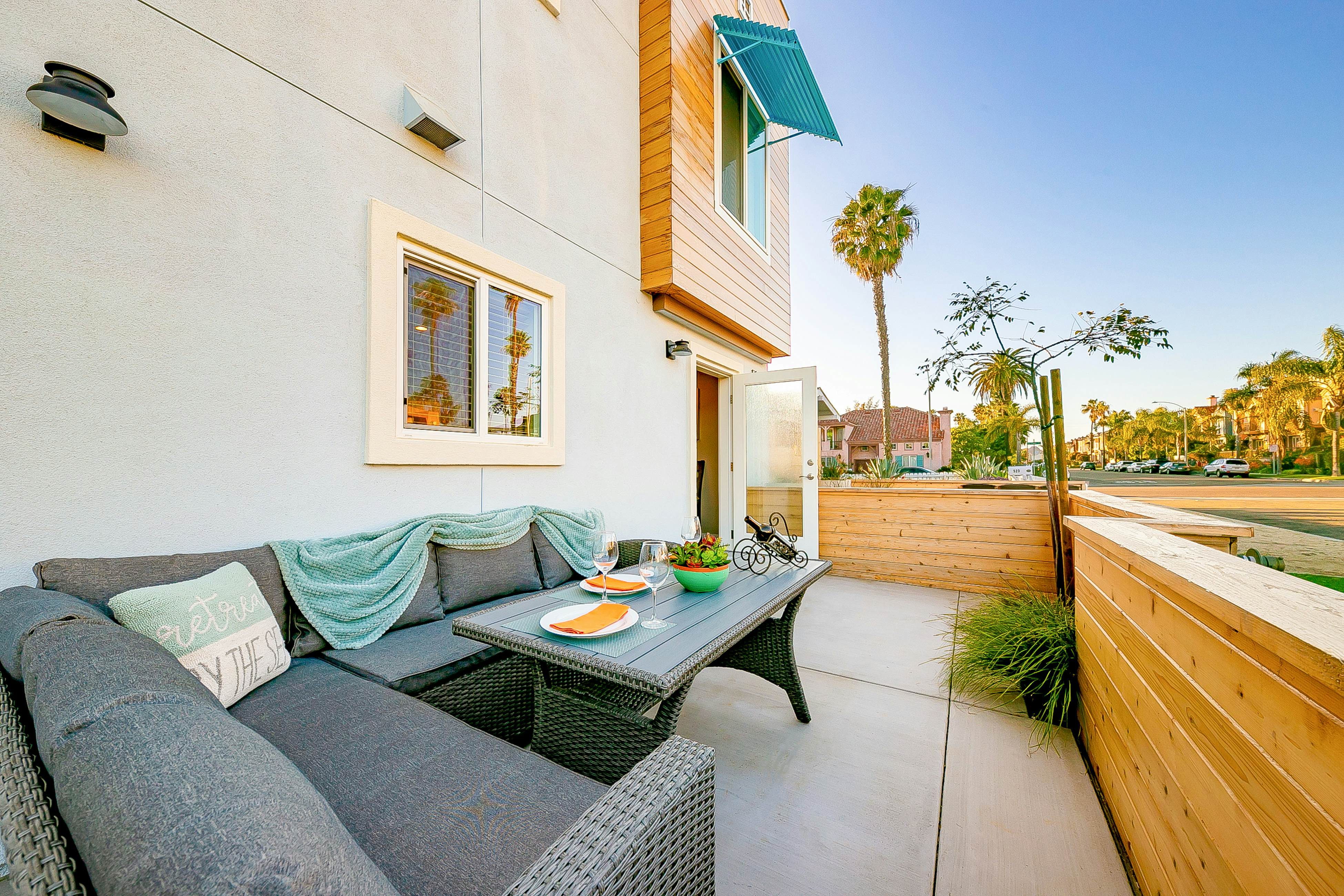 New Tremont Modern Beach Condo | 2 BD Oceanside, CA Vacation Rental | Vacasa