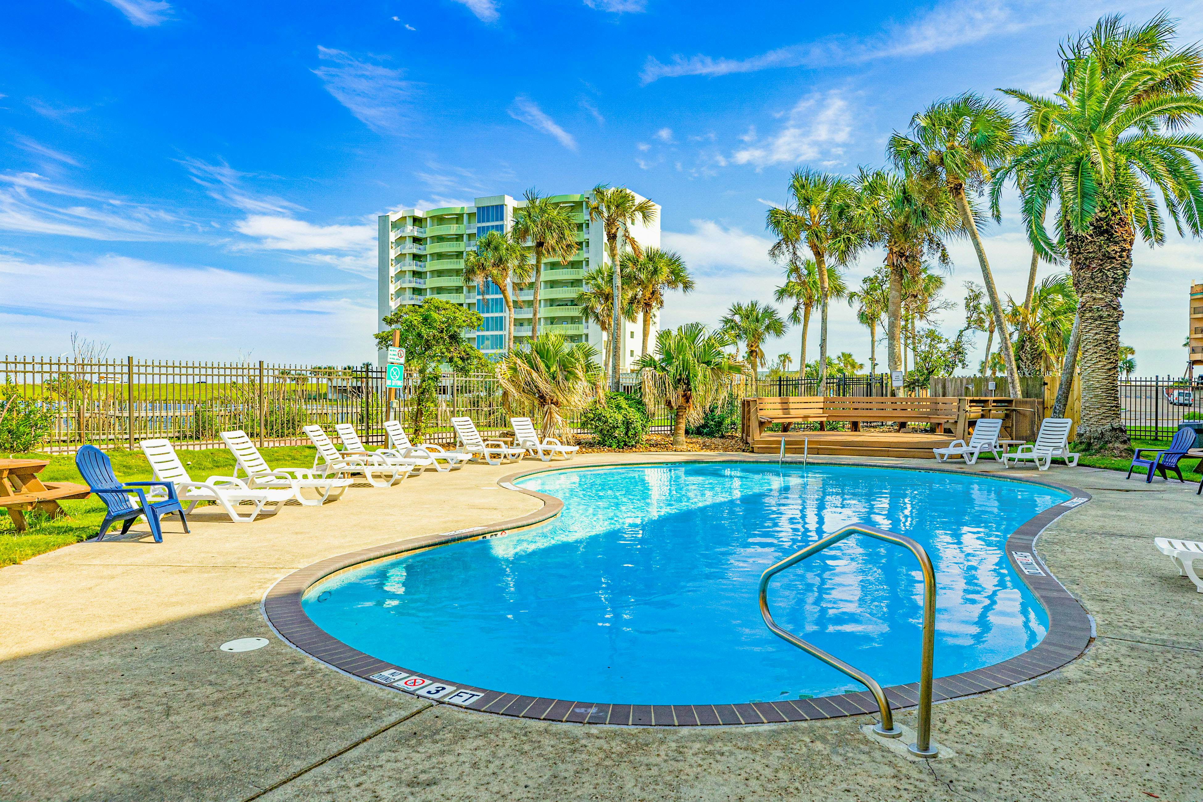 Maravilla Condos: Lonestar Oceanview Villa 1 | 1 BD Galveston, TX ...