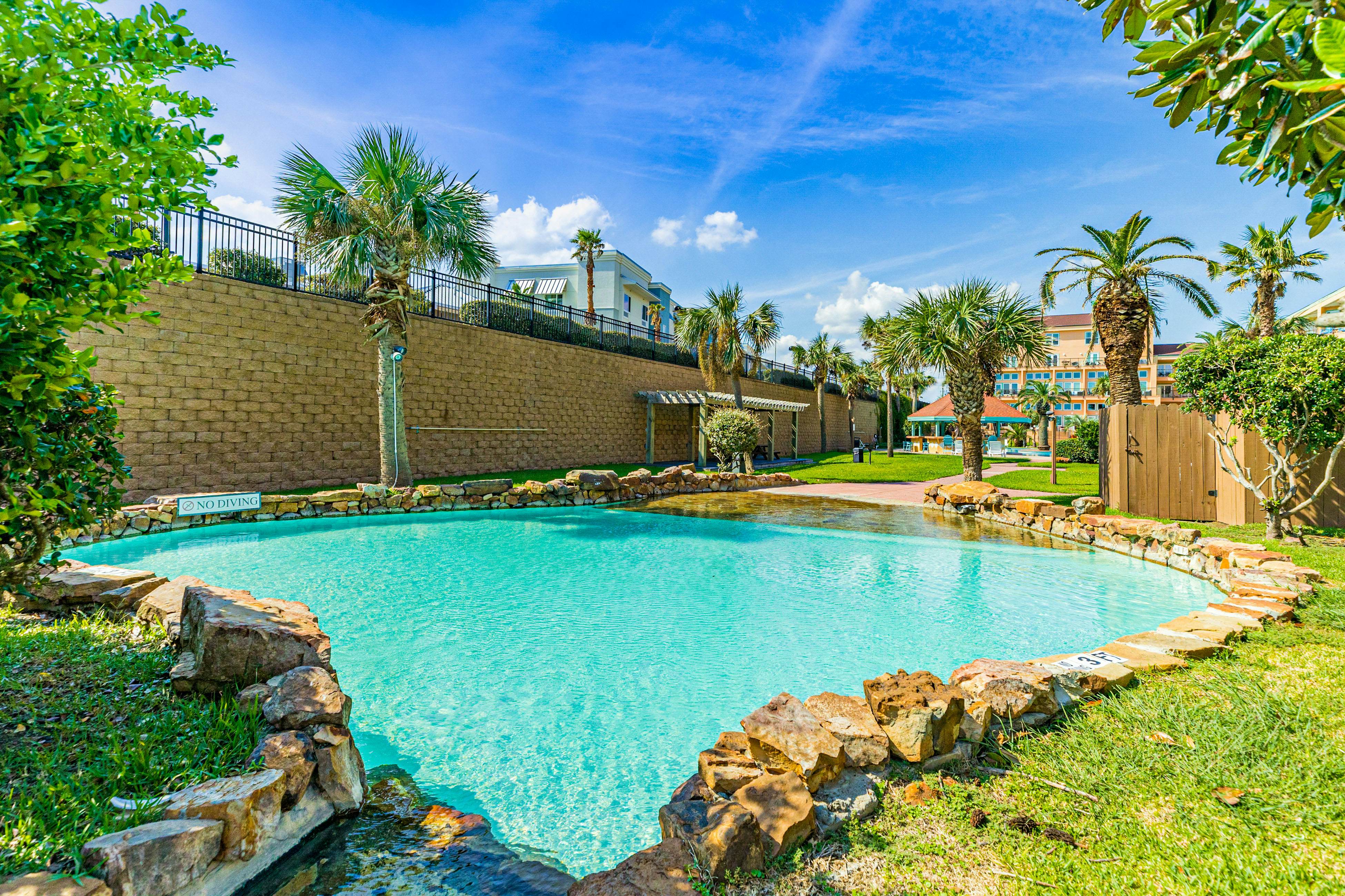 Maravilla Condos: Lonestar Oceanview Villa 1 | 1 BD Galveston, TX ...