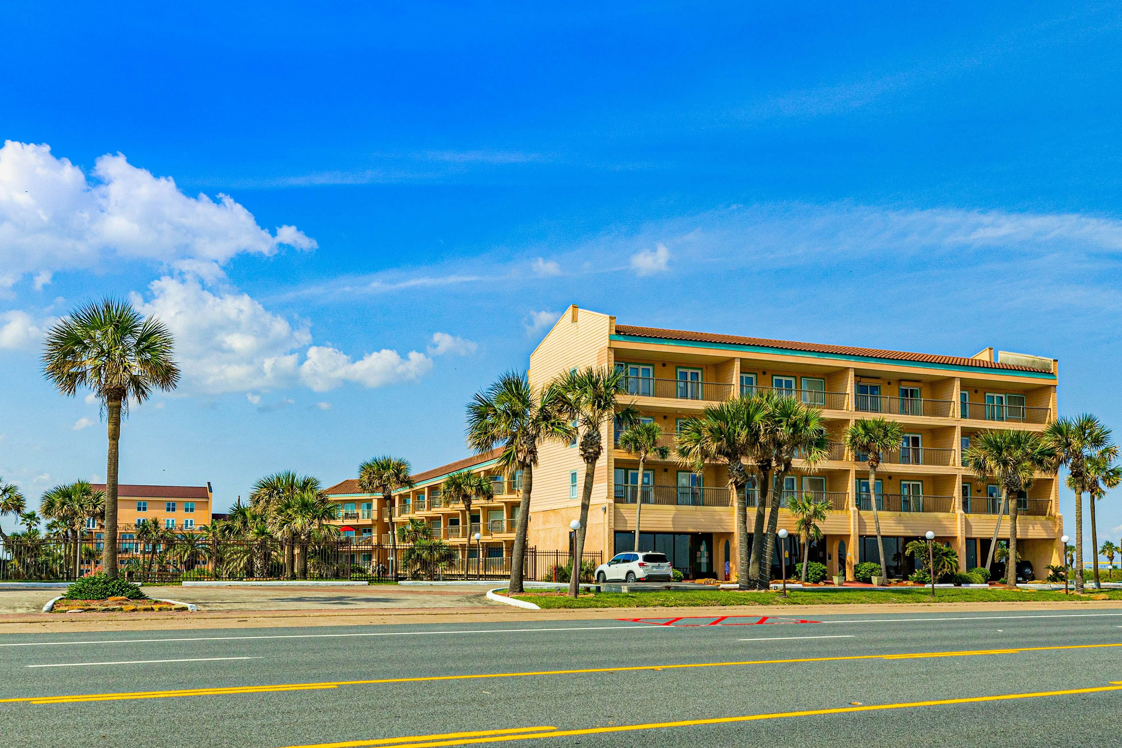 Maravilla Condos: Lonestar Oceanview Villa 1 | 1 BD Galveston, TX ...