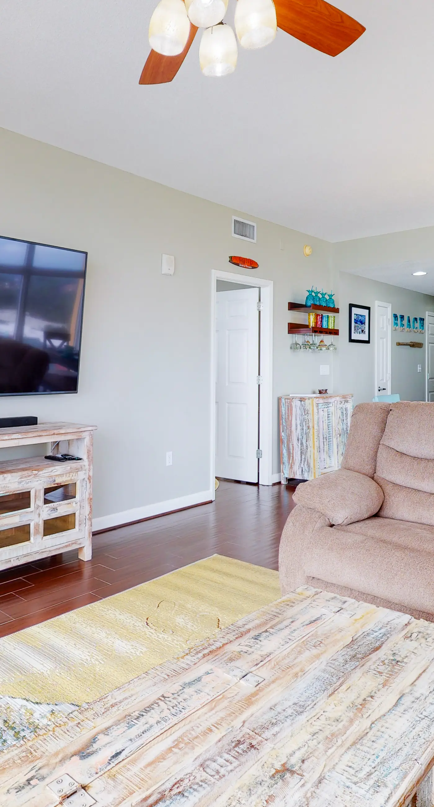 Sterling Reef Resort | Panama City Beach Condos | Vacasa