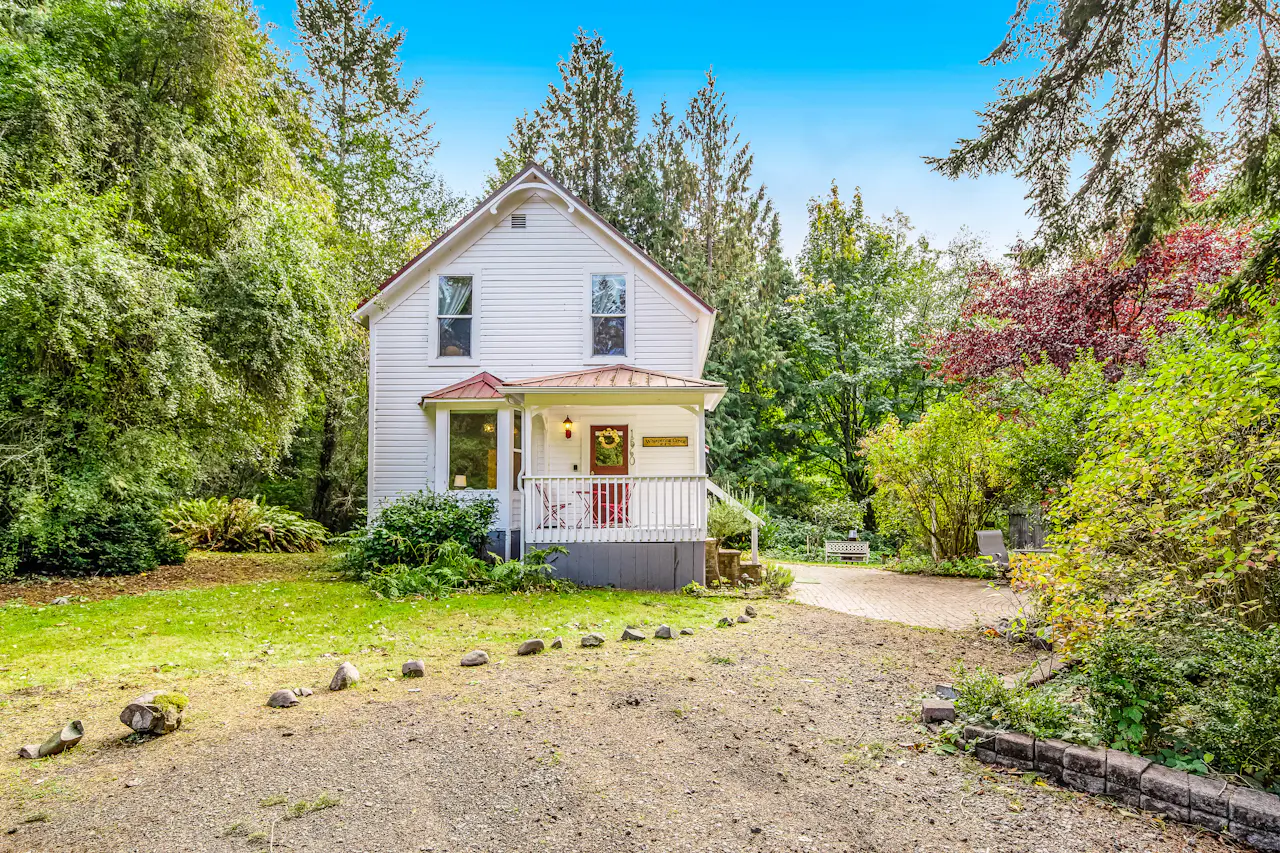 Peaceful Whispering Creek Farmhouse in Sequim | 3 Bed Sequim, WA House ...