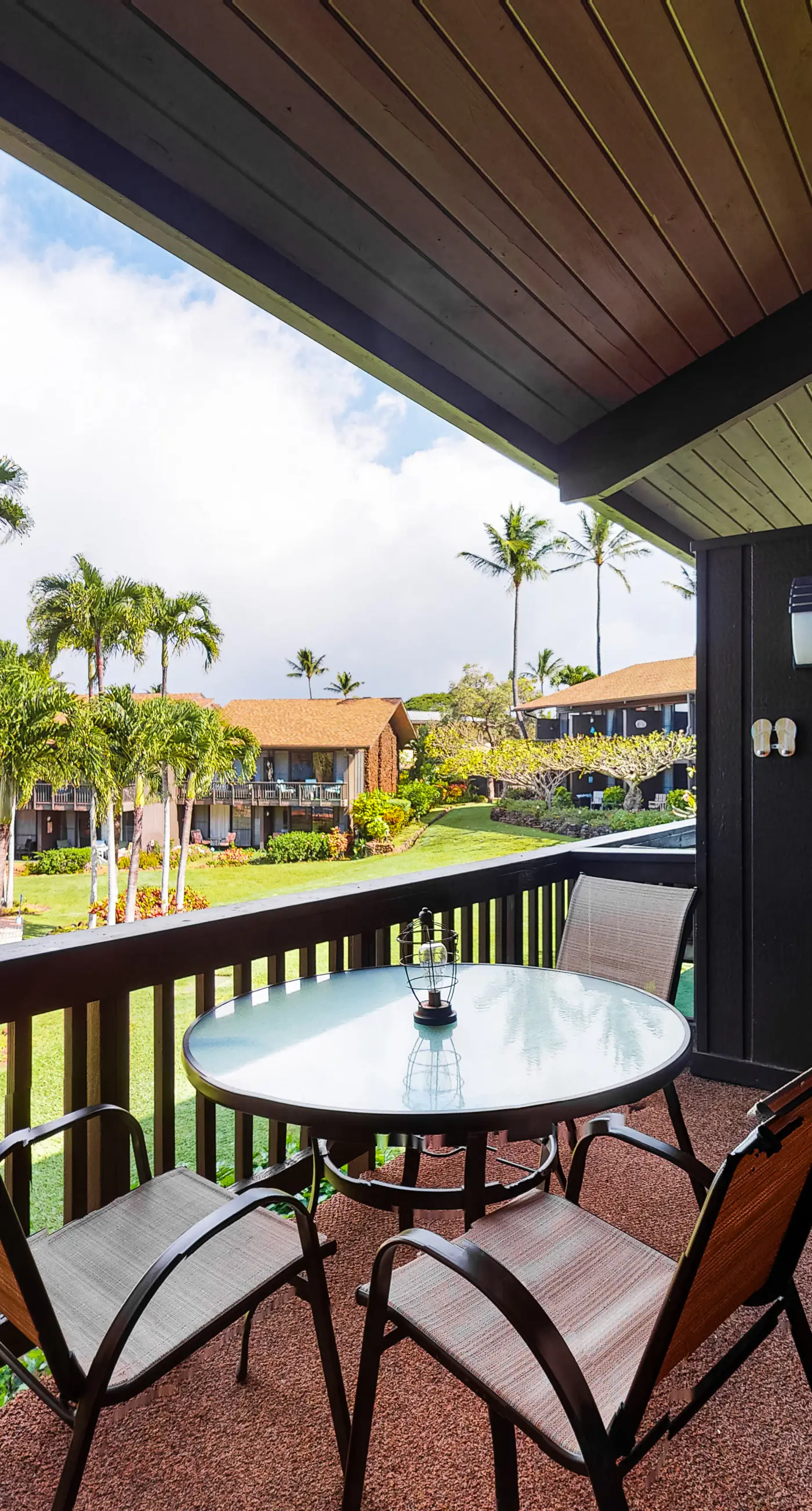 Mahina Surf Vacation Rentals, Condo Rentals | Vacasa
