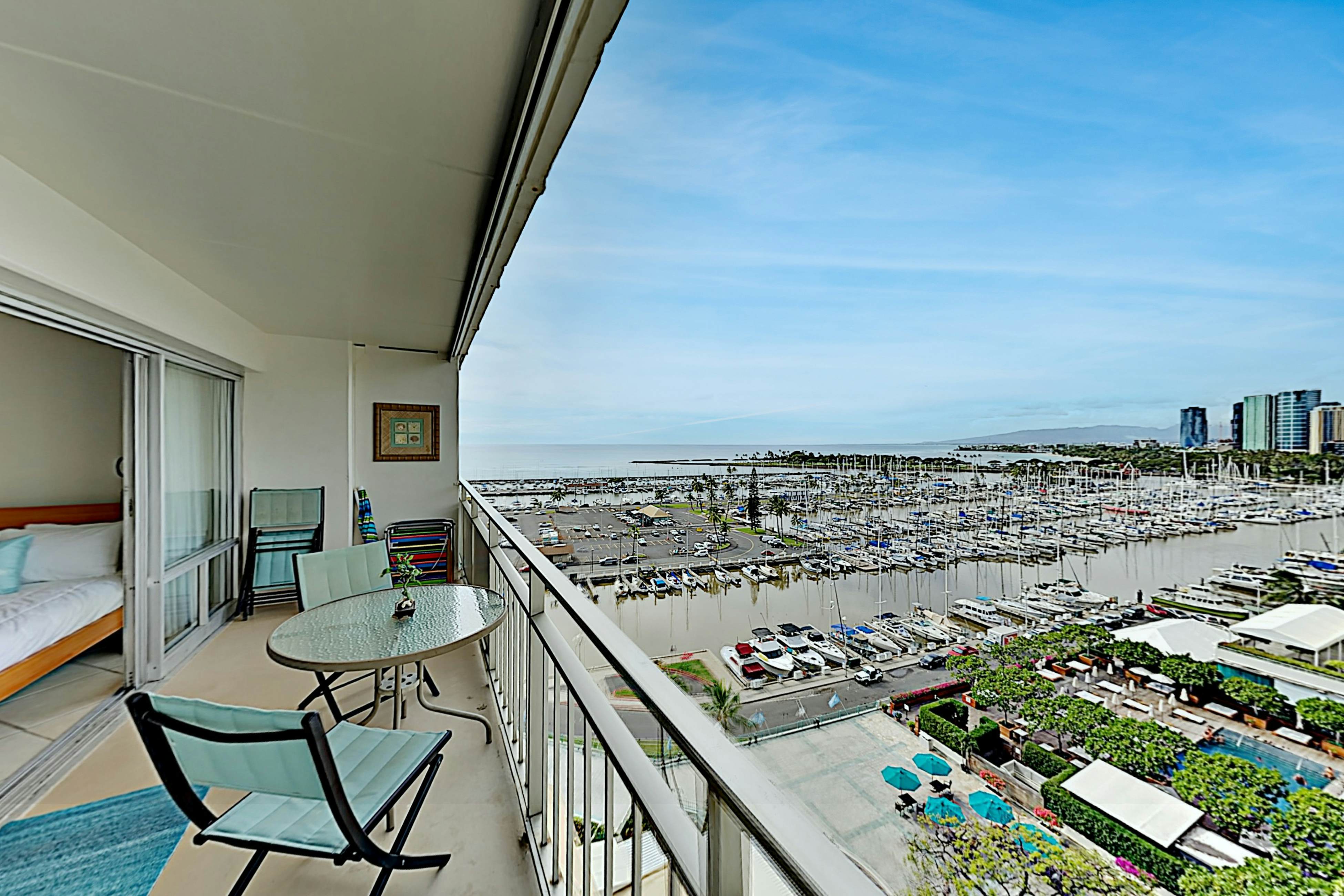 Oahu Vacation Rentals, Beach Rentals, Condos | Vacasa