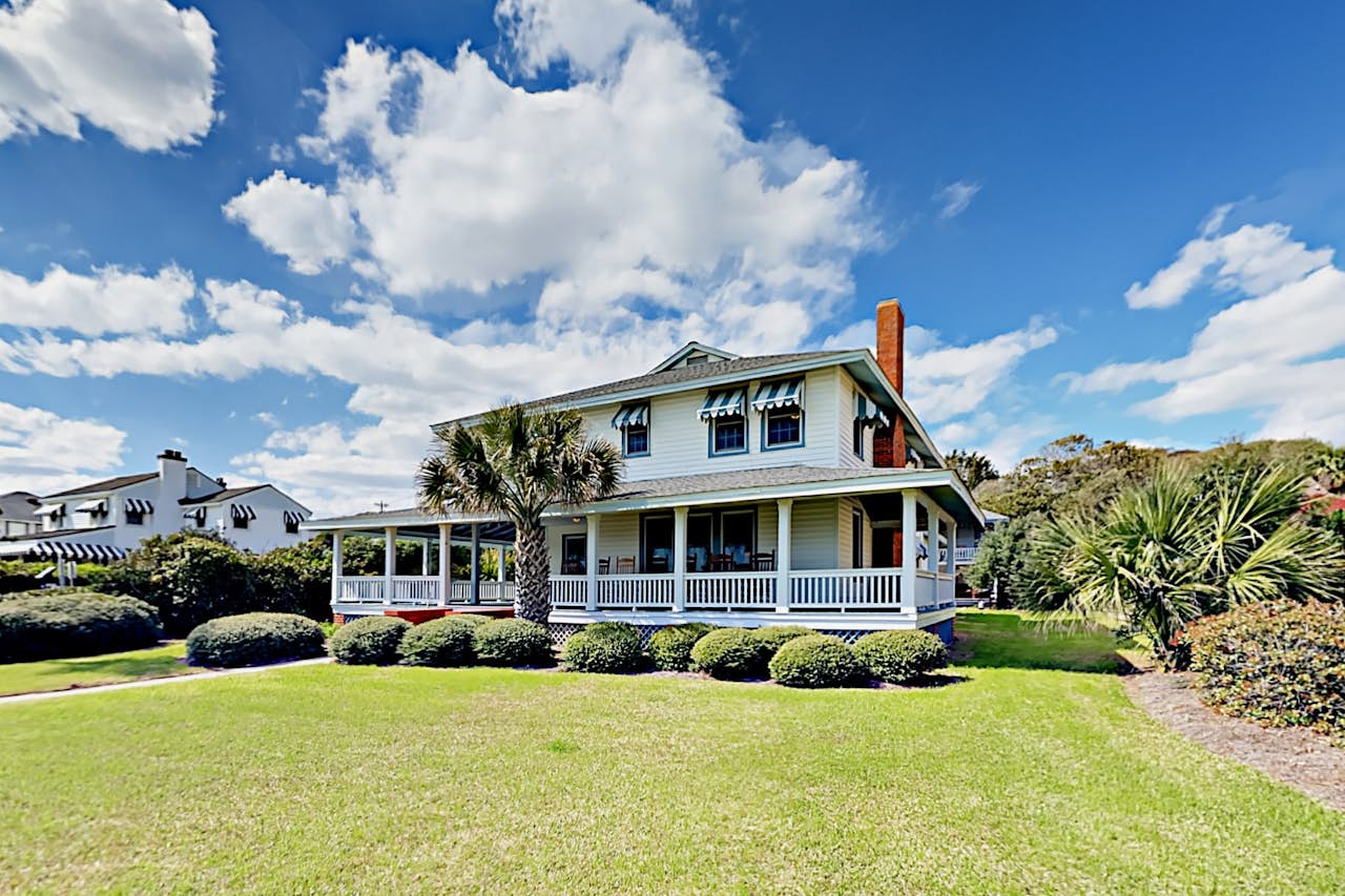 Southern Villa | 6 BD Myrtle Beach, SC Vacation Rental | Vacasa