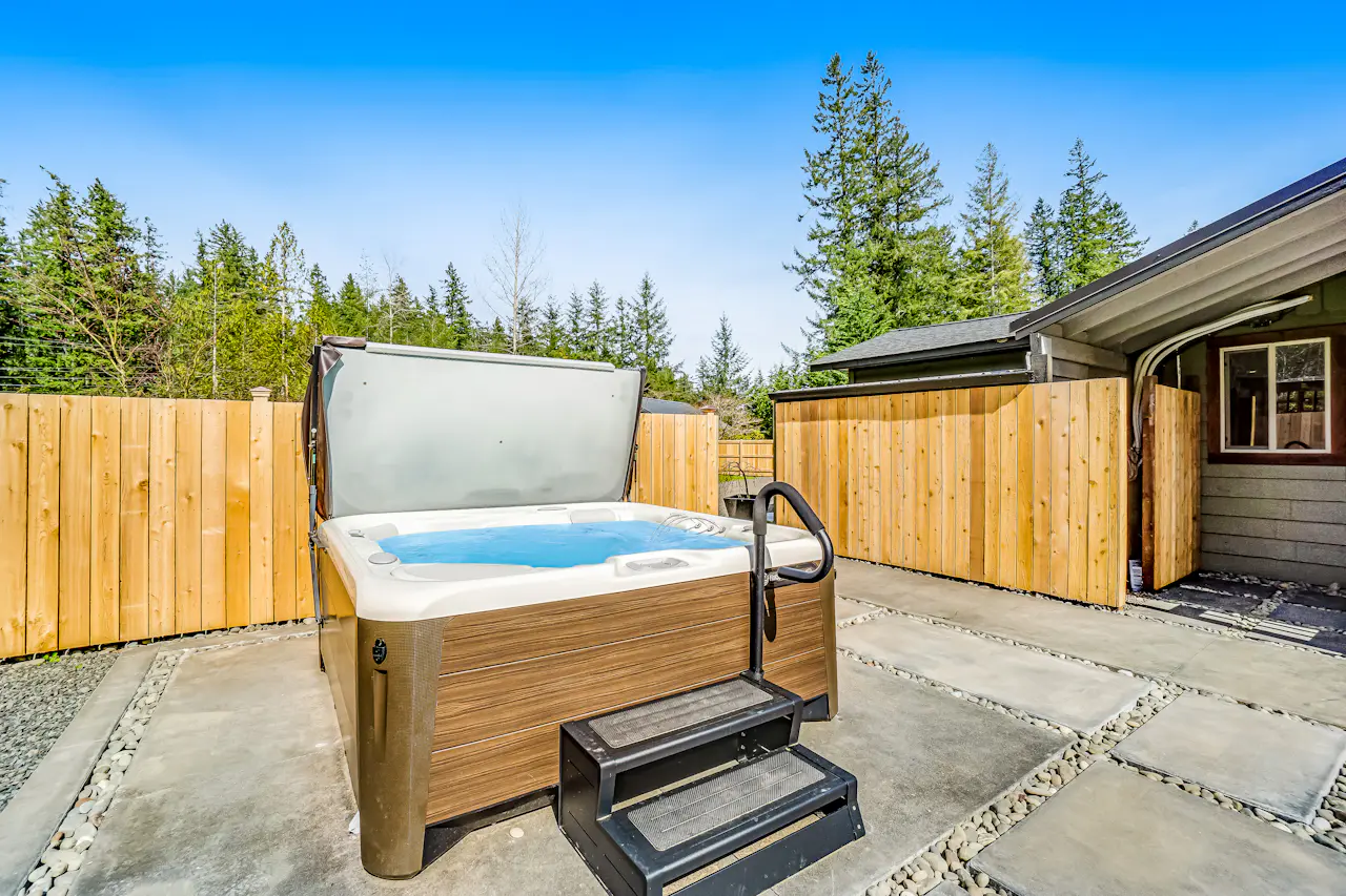 Innkeeper's Lodge at Mount Walker Inn | 3 Bed Quilcene, WA Lodge | Vacasa