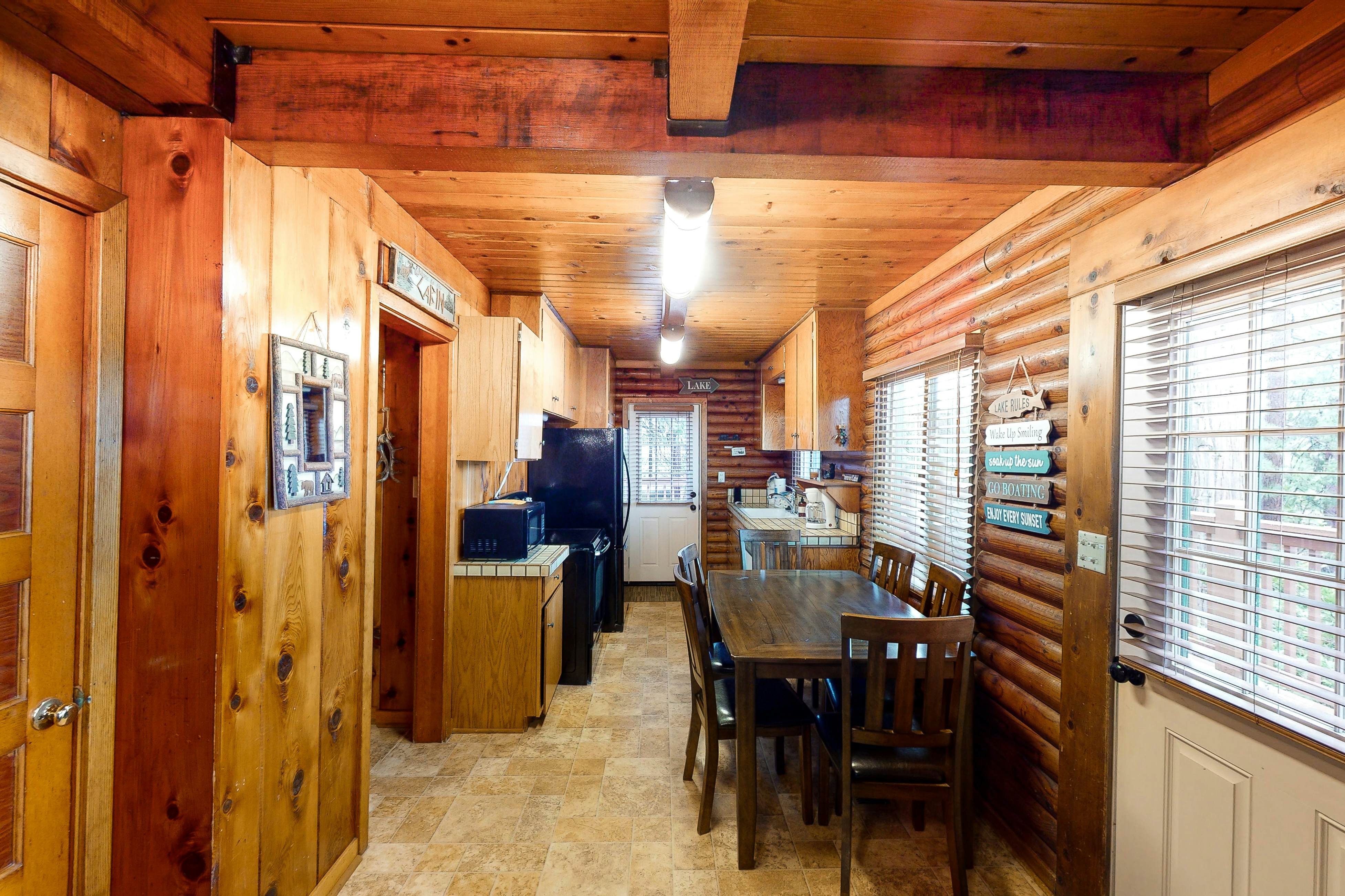 Harris Lakeview Cabin | 2 BD Bass Lake, CA Vacation Rental | Vacasa