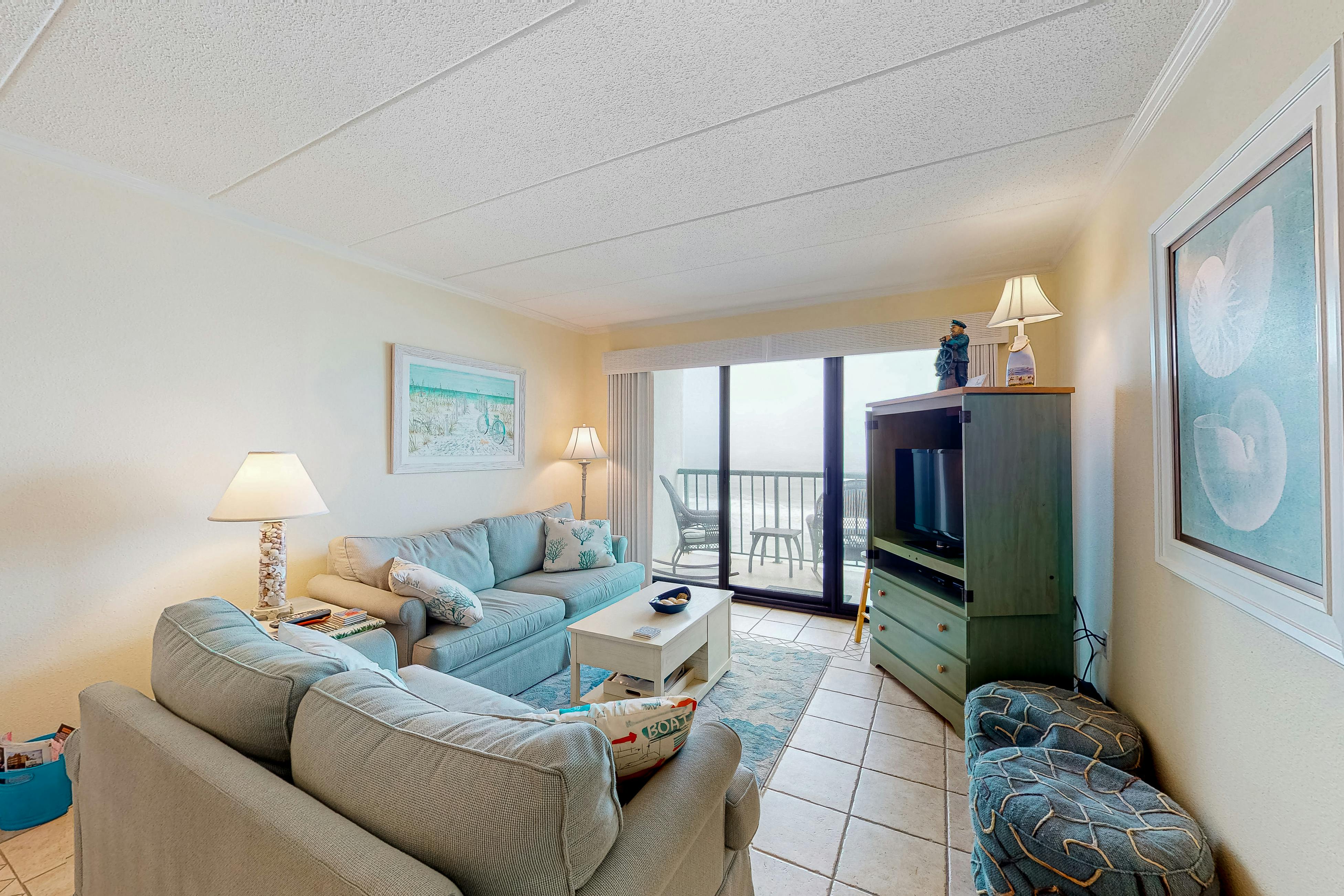 Summer Beach Vacation Rentals, Condos | Vacasa