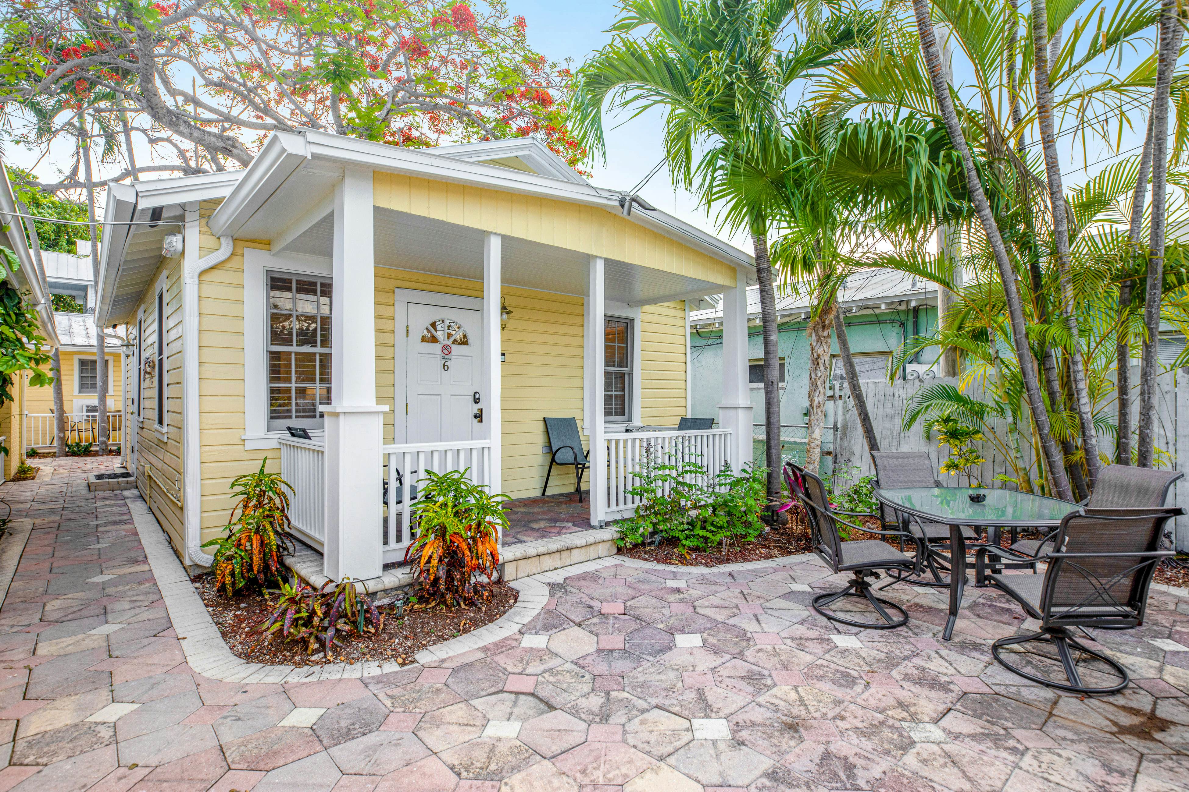 Florida Keys Vacation Rentals, Condos | Professionally Cleaned | Vacasa