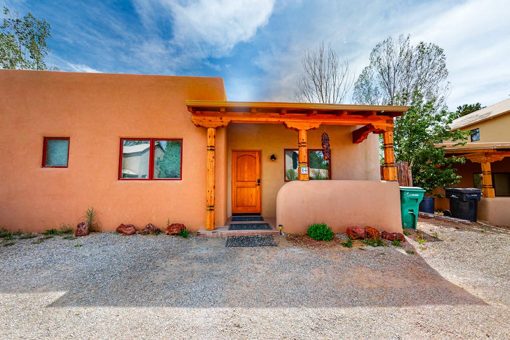 Cozy Oasis - Near Plaza, Private Yard, Dogs Okay - Taos, NM