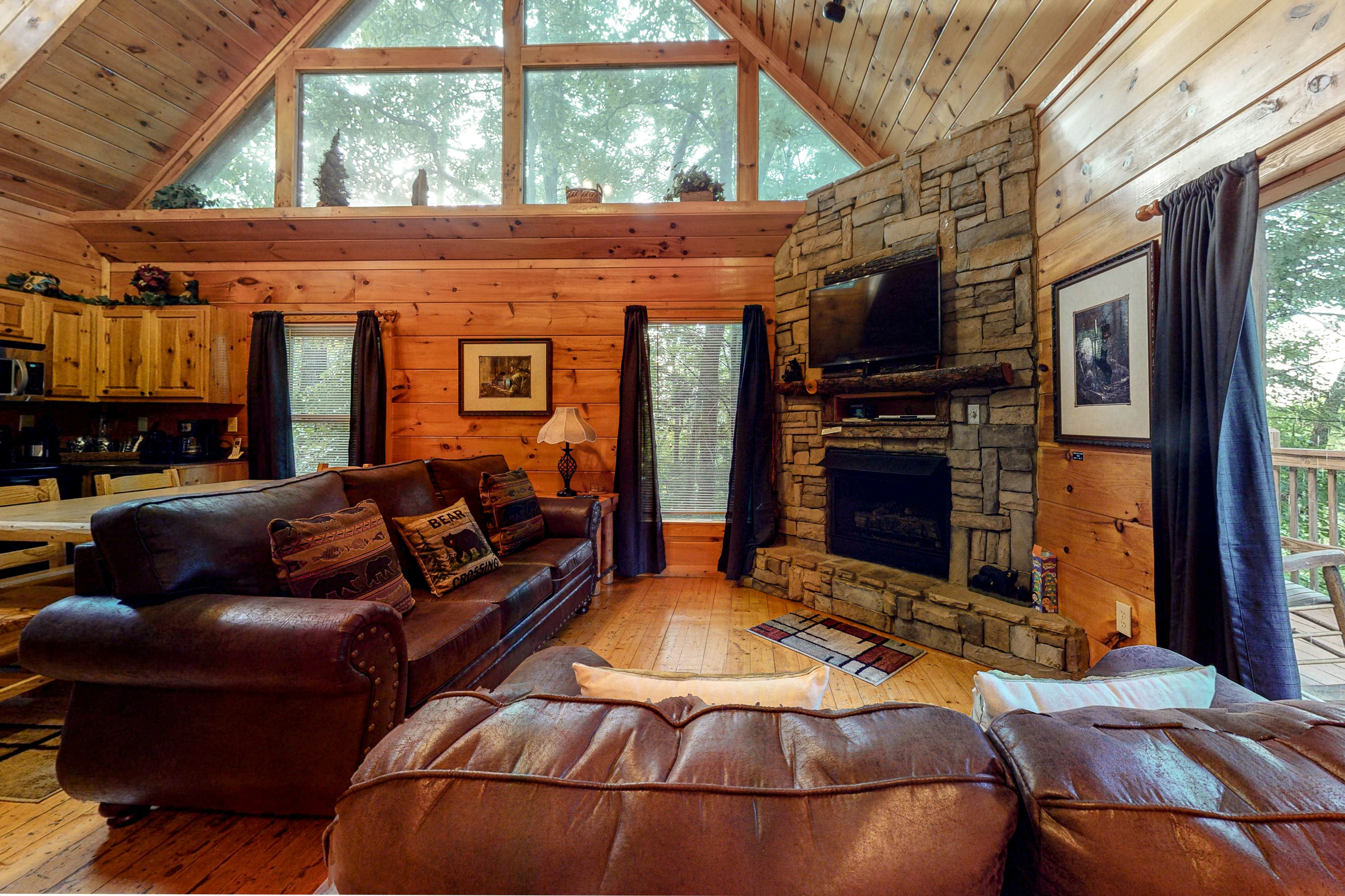 Dollywood Cabin Rentals, Vacation Homes, Vacation Rentals | Vacasa