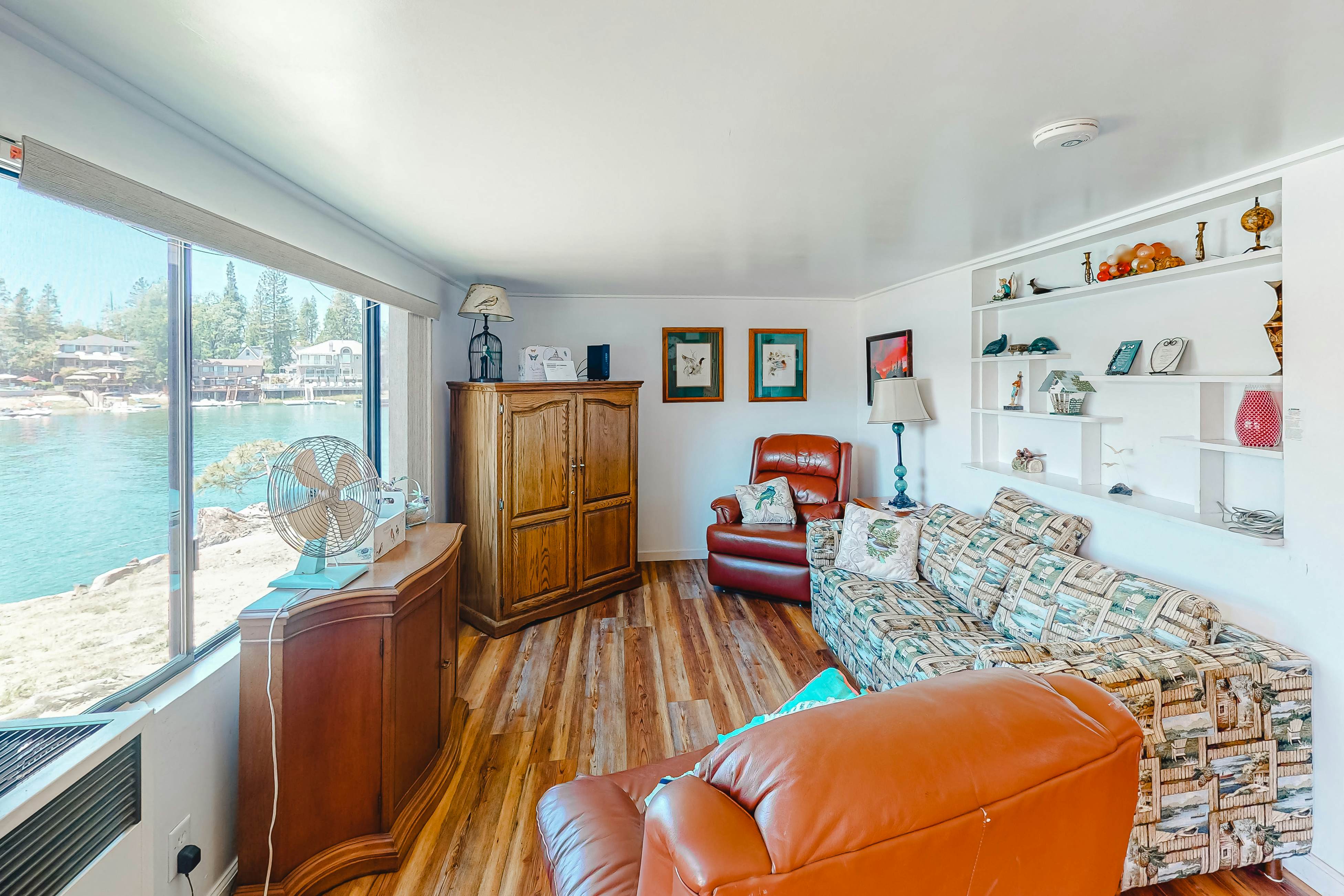 Paha Lakefront | 4 BD Bass Lake, CA Vacation Rental | Vacasa