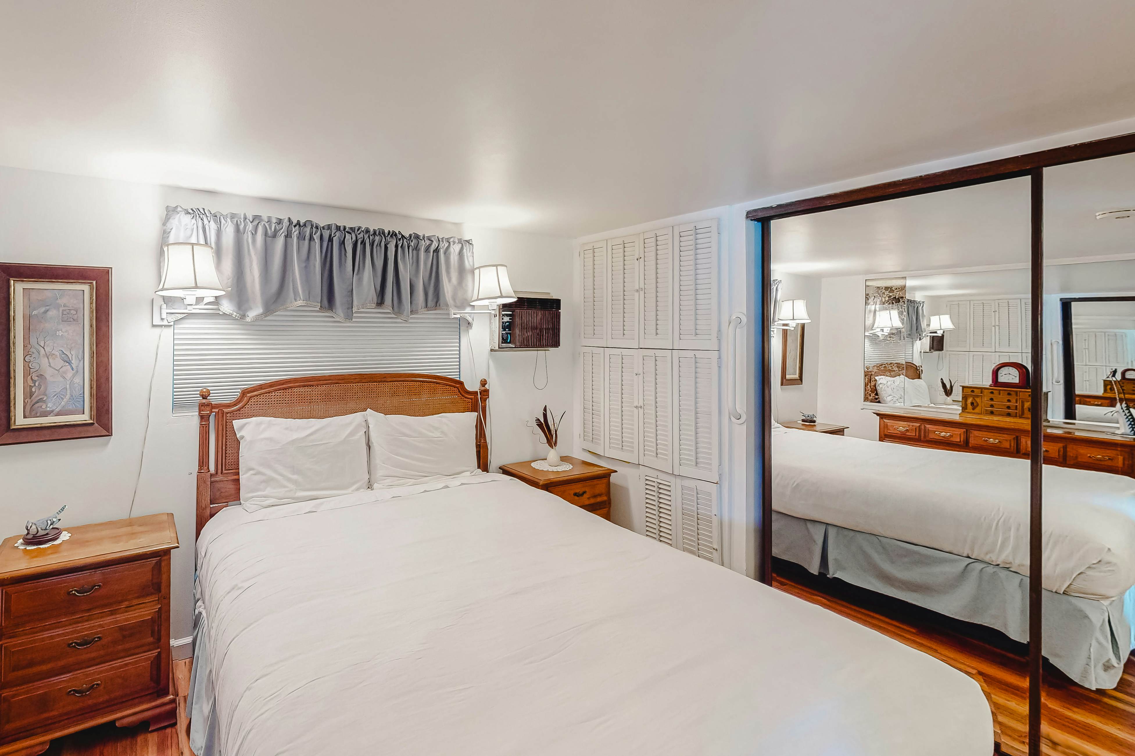 Paha Lakefront | 4 BD Bass Lake, CA Vacation Rental | Vacasa