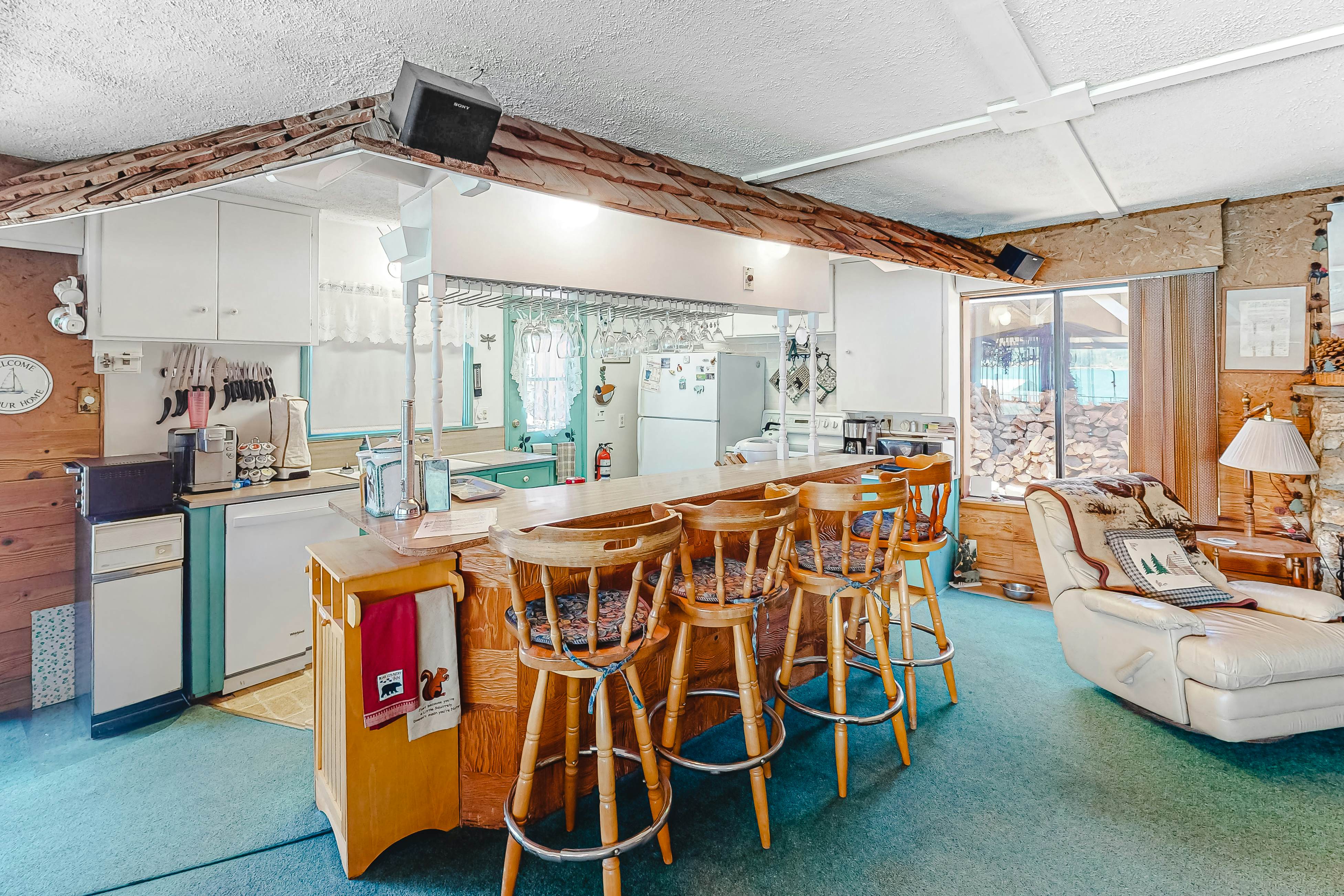 Paha Lakefront | 4 BD Bass Lake, CA Vacation Rental | Vacasa