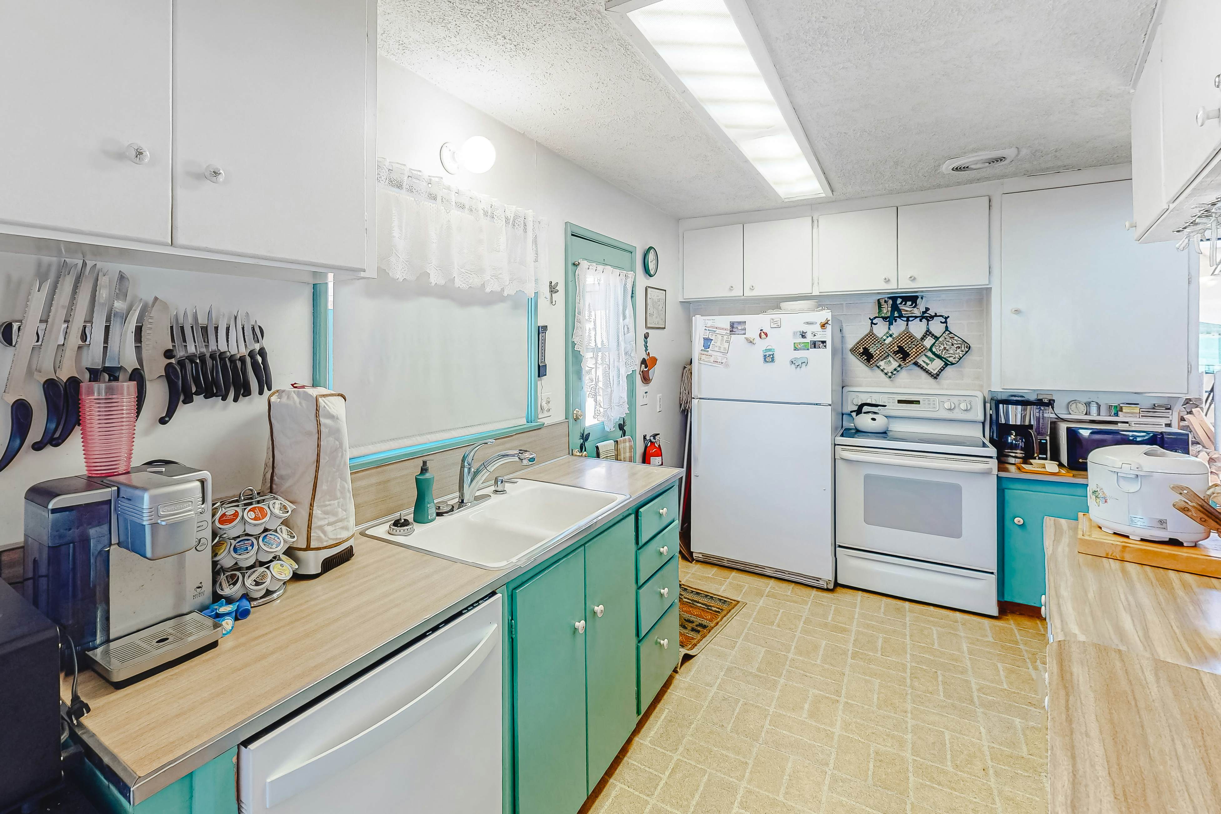 Paha Lakefront | 4 BD Bass Lake, CA Vacation Rental | Vacasa