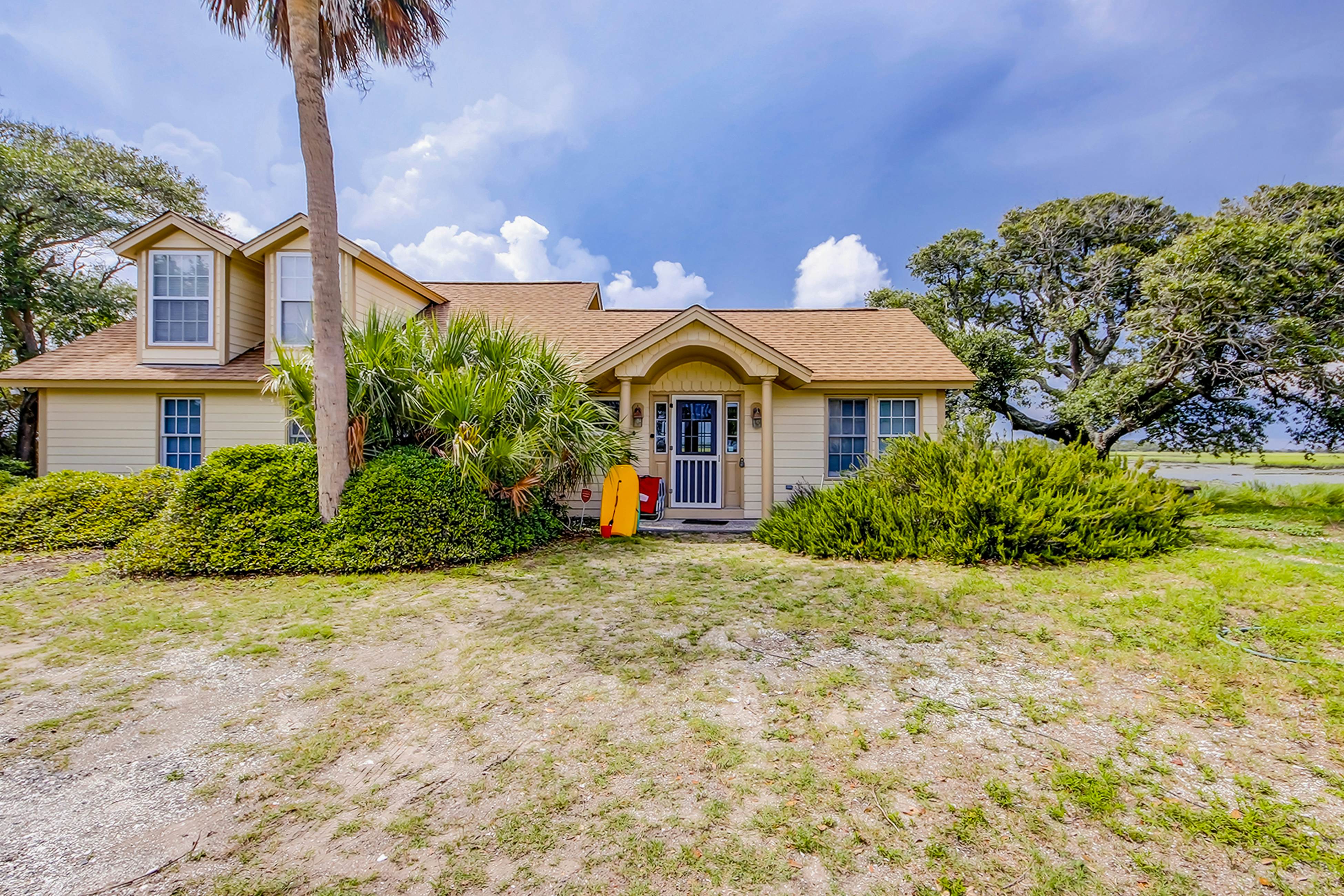 Folly Beach Vacation Rentals, Oceanfront | Professionally Cleaned | Vacasa