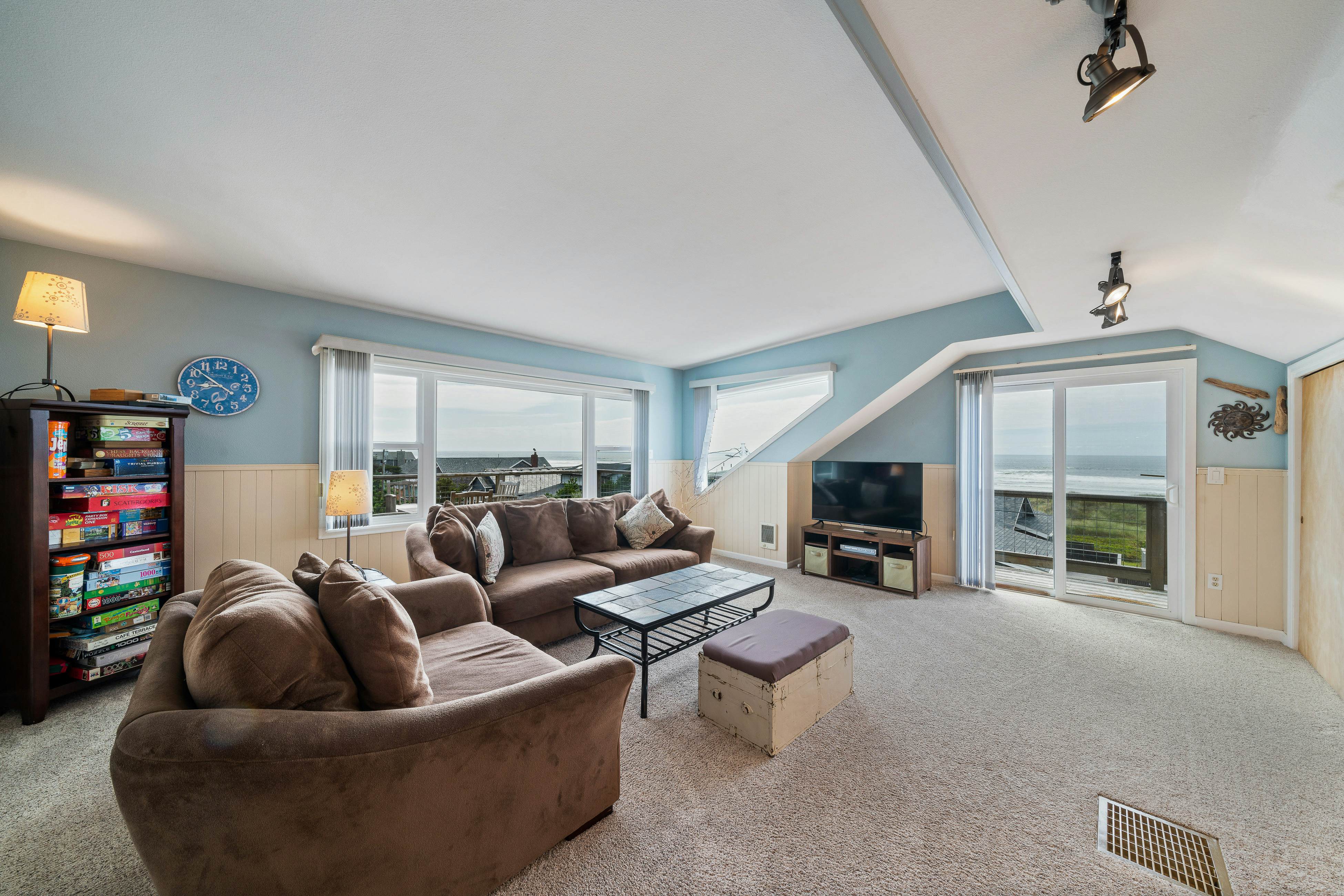 Hallie House ~ MCA 314 | 3 BD Manzanita, OR Vacation Rental | Vacasa