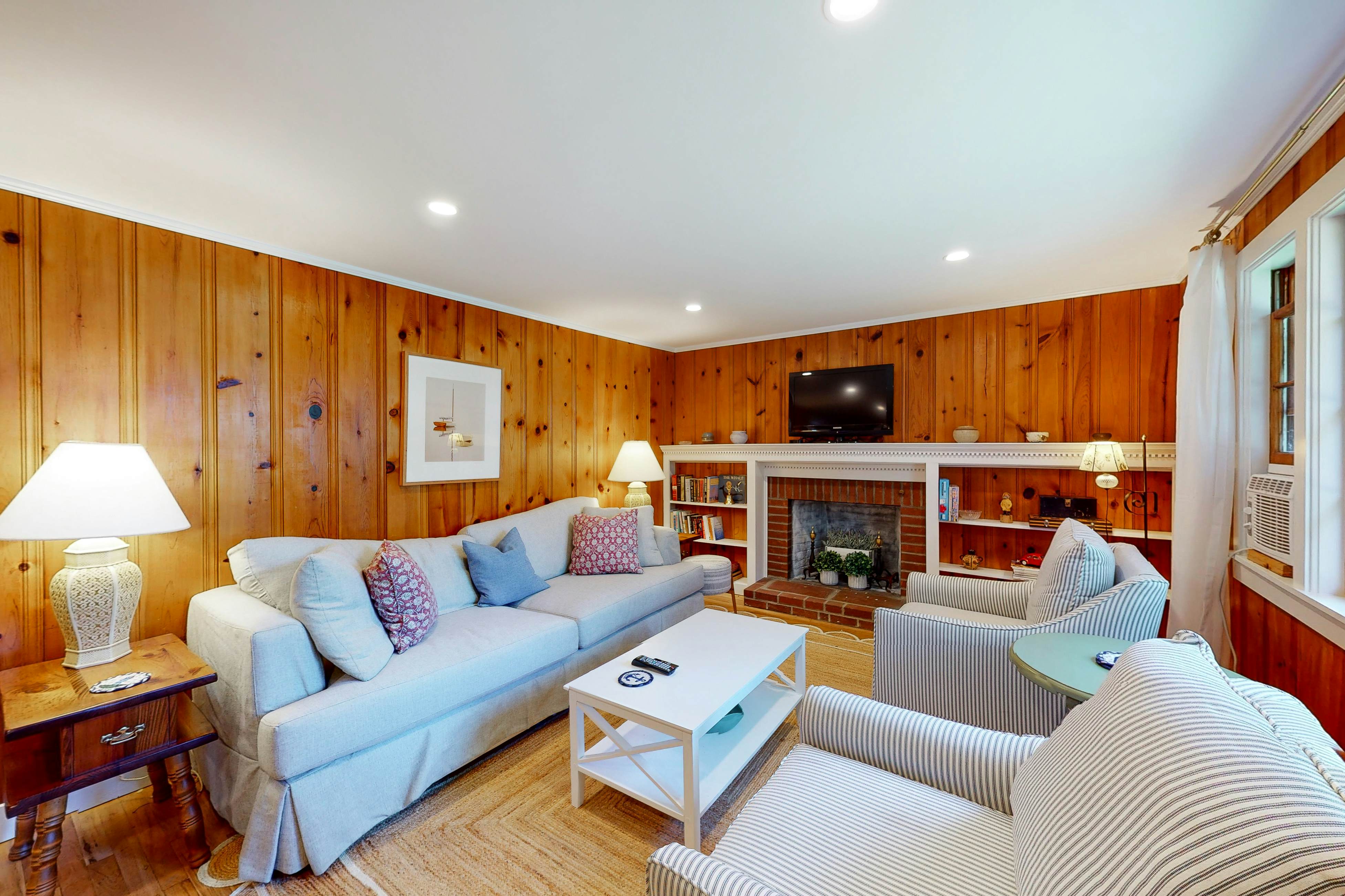 Cape Cod Vacation Rentals, Beachfront Rentals | Vacasa