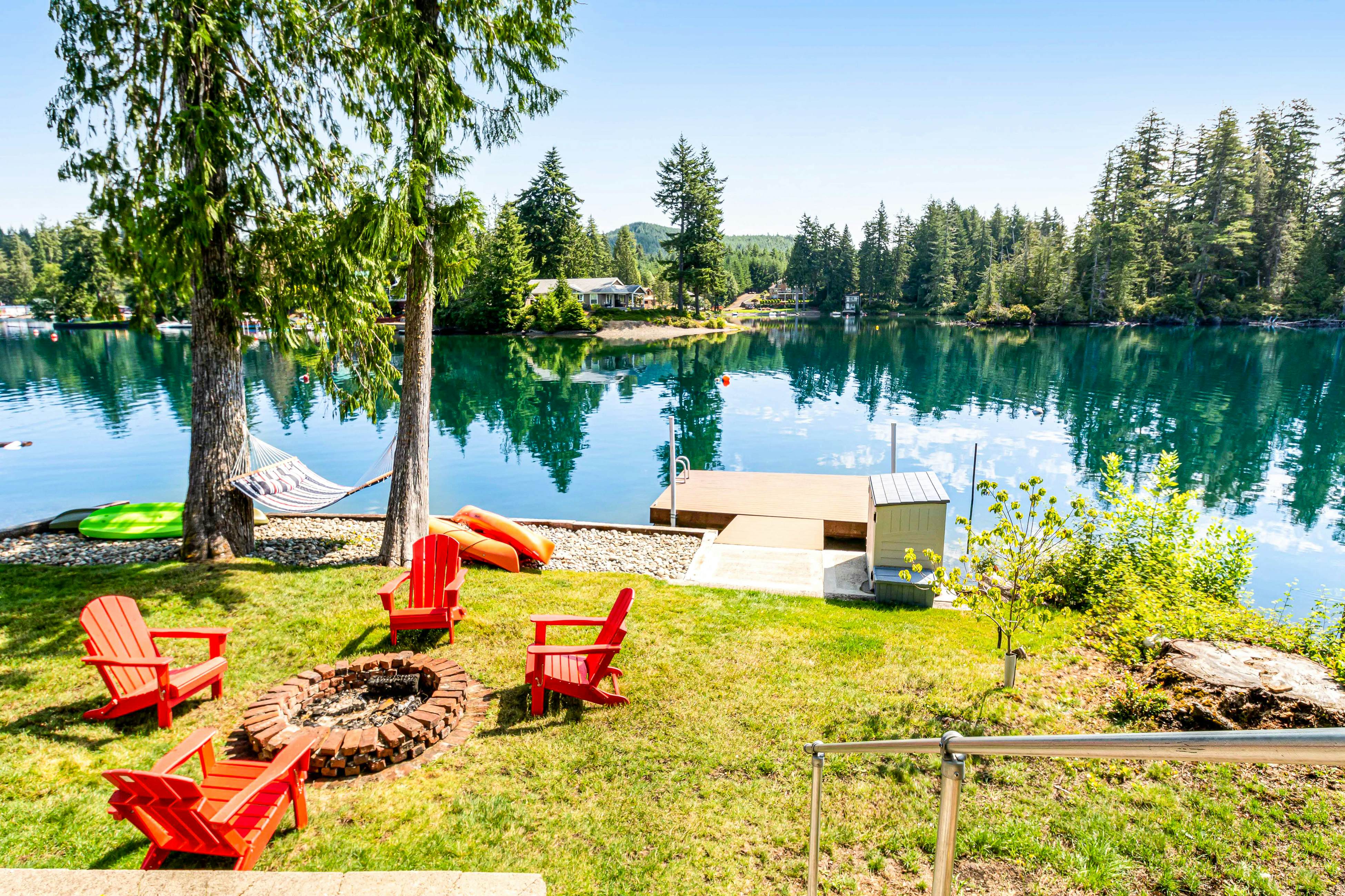 The Lakefront Treehouse | 3 BD Shelton, WA Vacation Rental | Vacasa