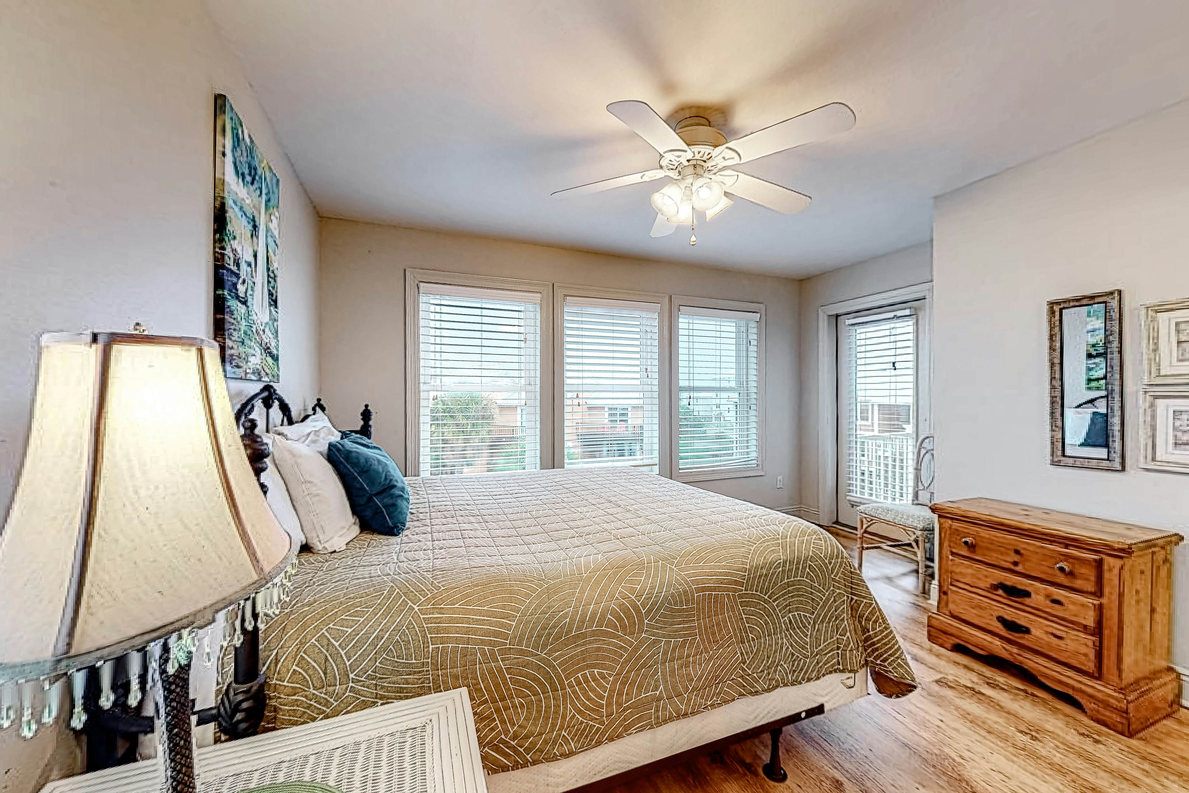 Laura Kate | 5 BD Gulf Shores, AL Vacation Rental | Vacasa