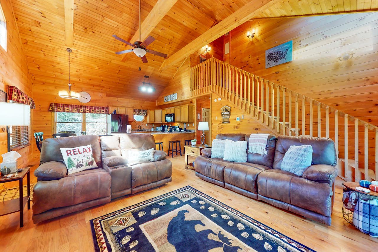 Bear Essentials | 3 Bed Sevierville, TN Cabin | Vacasa