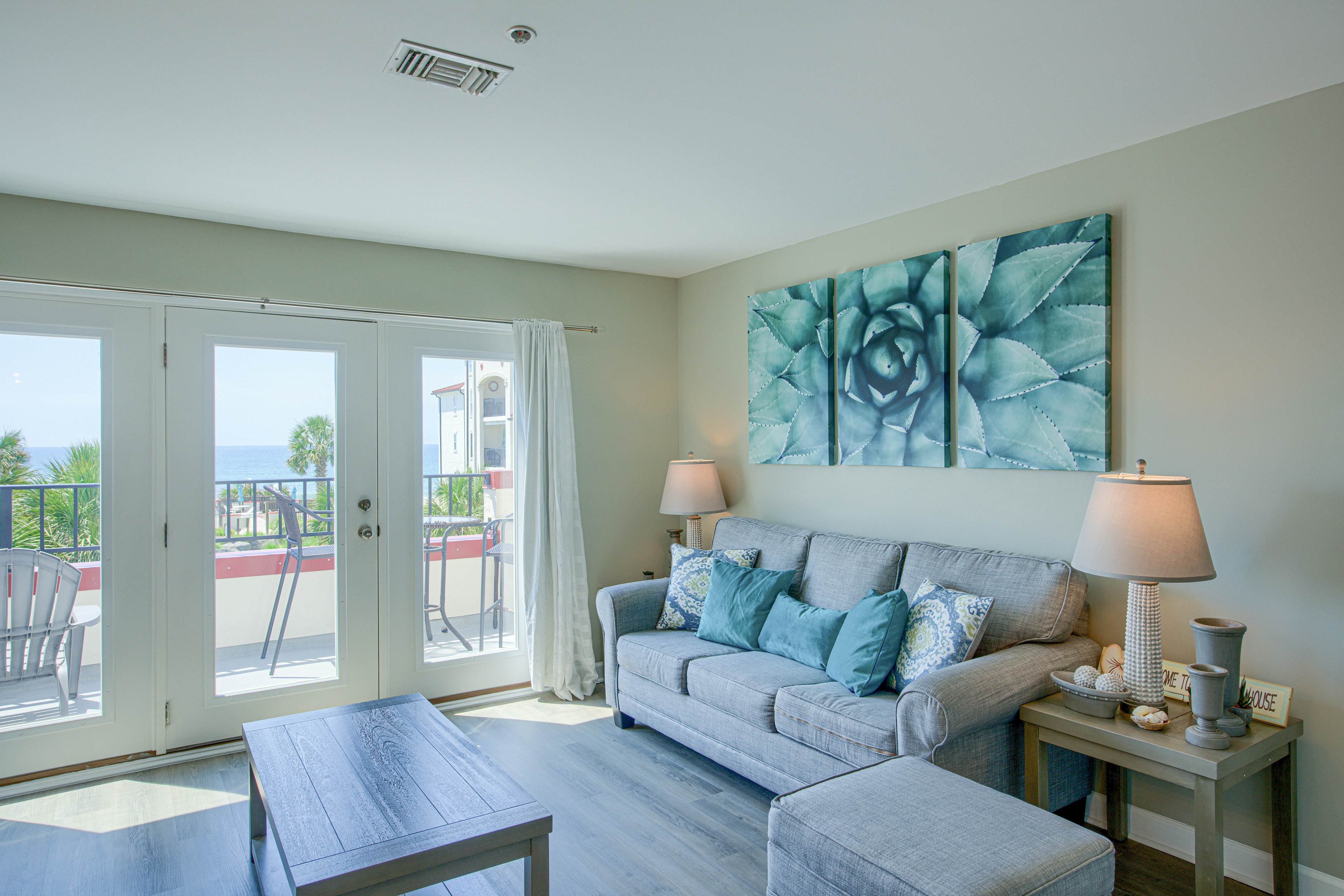 Villa Capriani Condos, North Topsail Beach Rentals | Vacasa