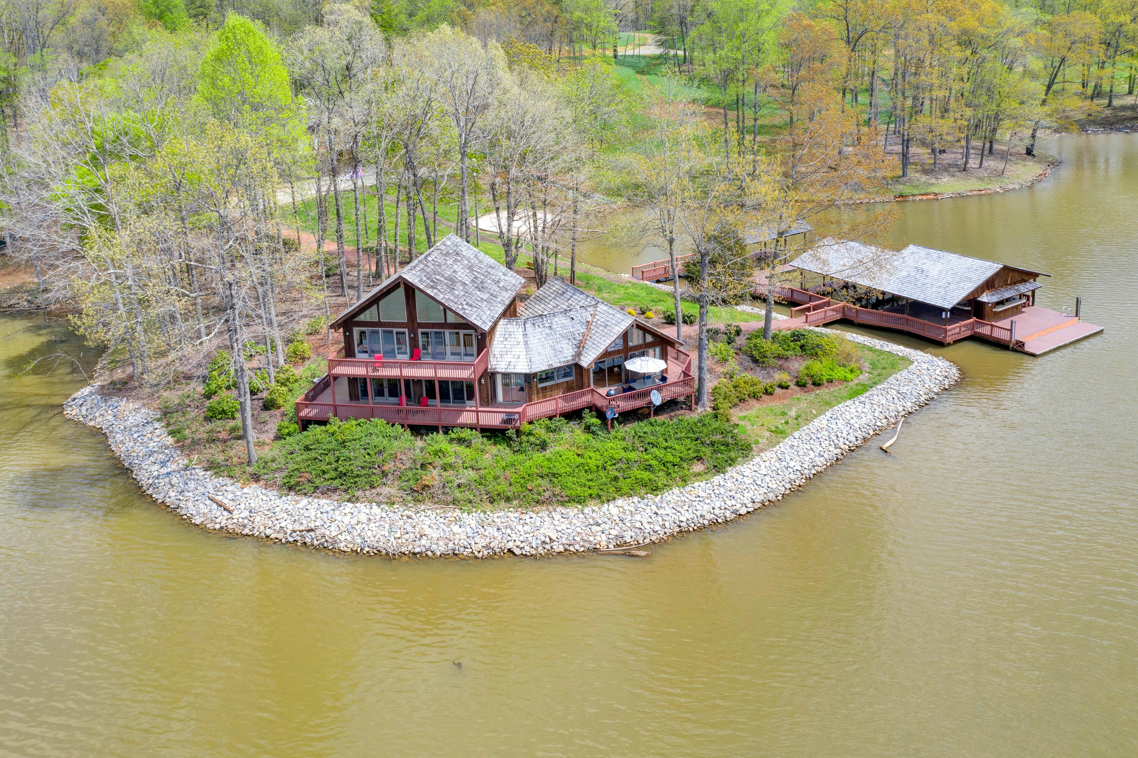 The Inner Banks | 3 BD Wirtz, VA Vacation Rental | Vacasa