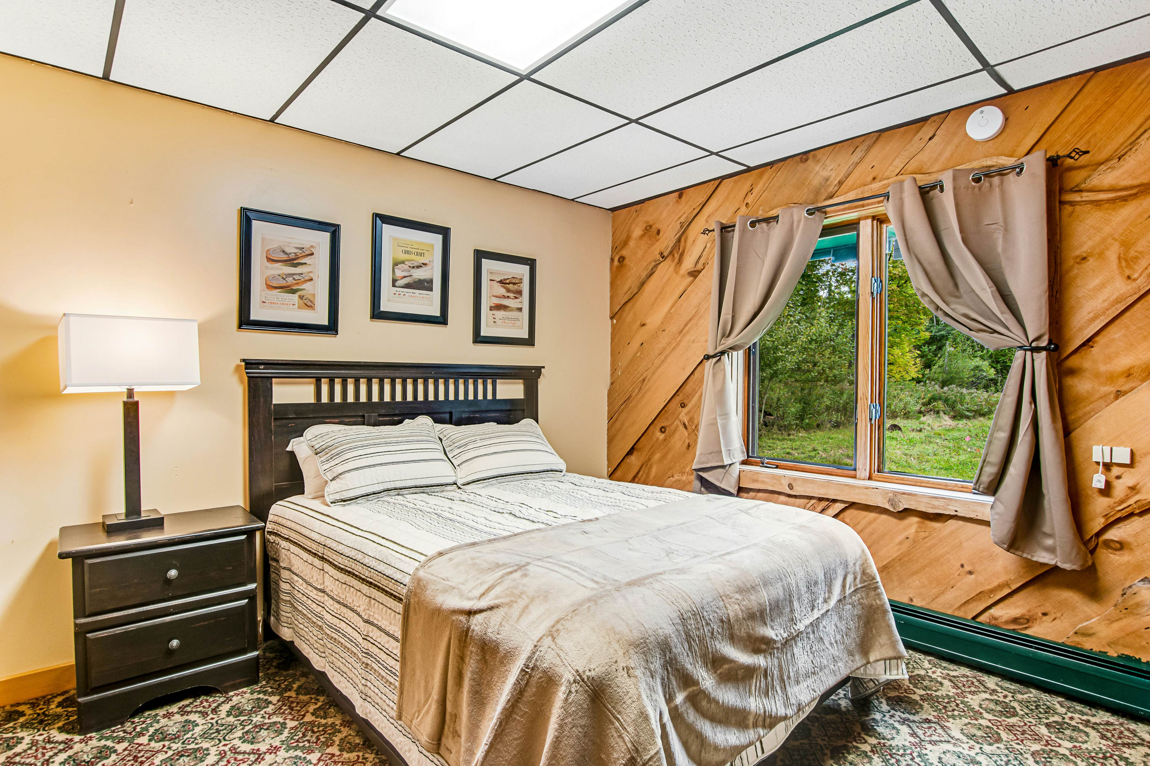 The Bear Lodge | 6 BD Winchester, WI Vacation Rental | Vacasa