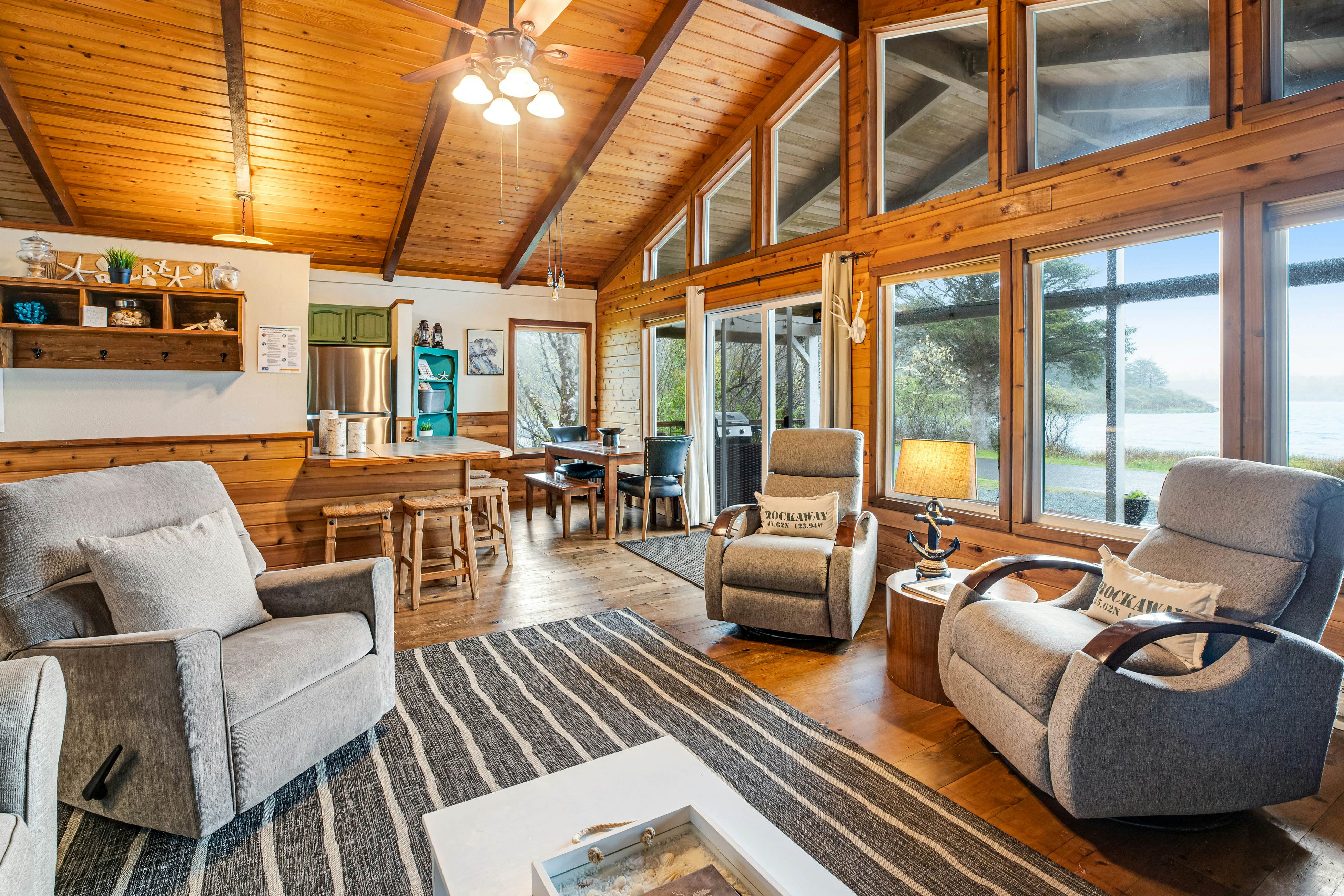 Lake Lytle Lookout | 2 BD Rockaway Beach, OR Vacation Rental | Vacasa