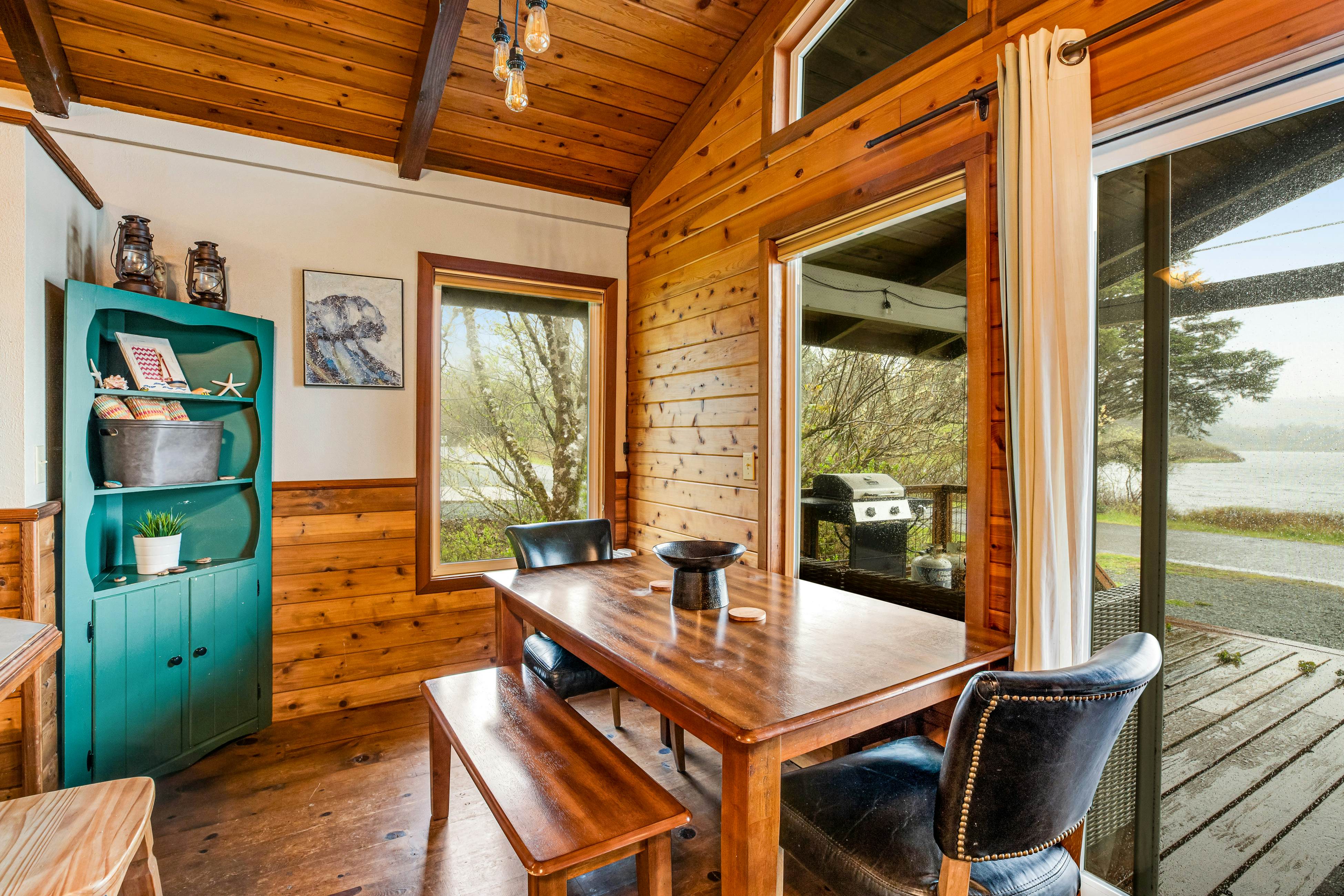 Lake Lytle Lookout | 2 BD Rockaway Beach, OR Vacation Rental | Vacasa