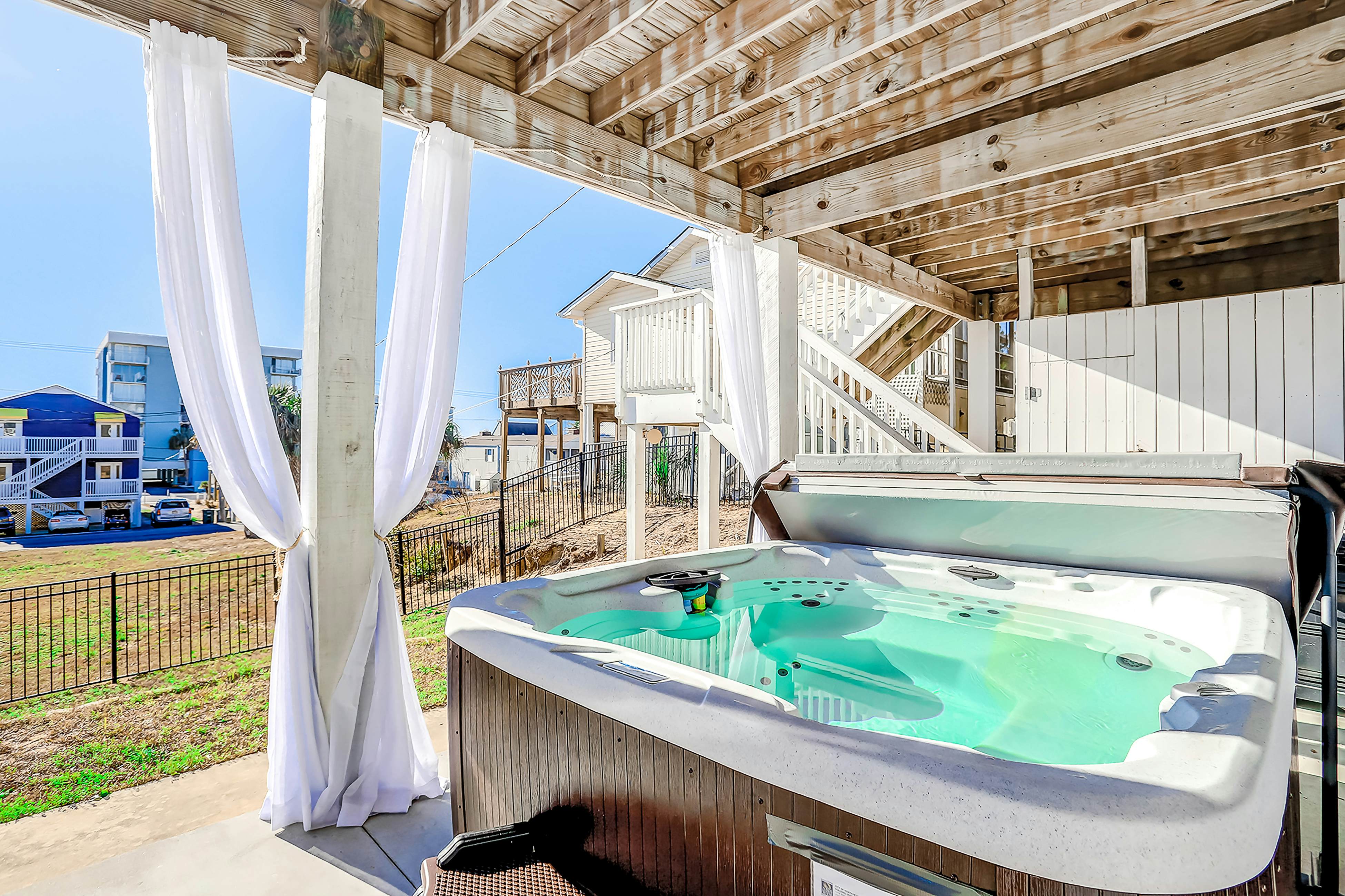 Strand Ave Estate | 5 BD North Myrtle Beach, SC Vacation Rental | Vacasa