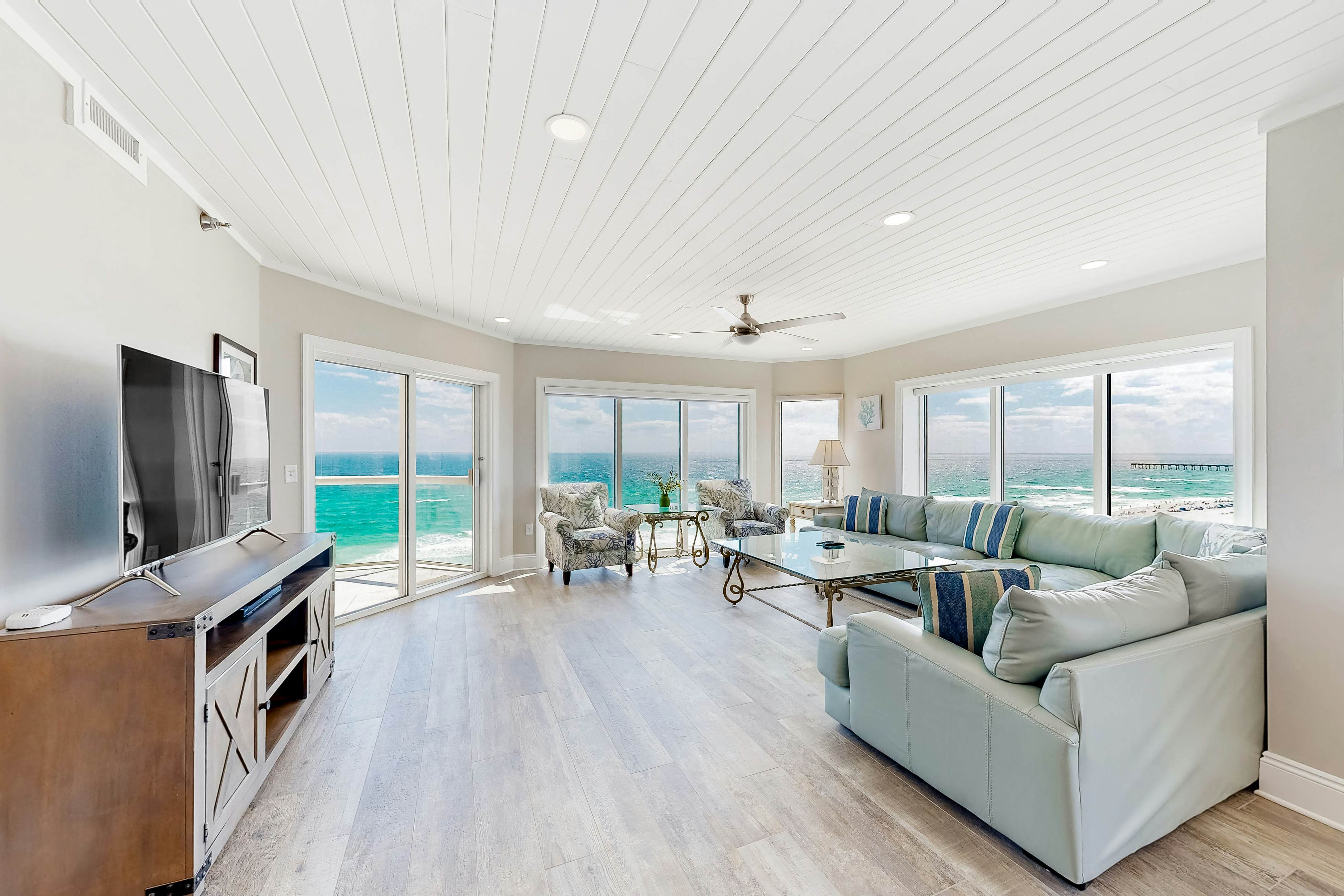 Emerald Isle Resort | Pensacola Beach, FL Condos | Vacasa