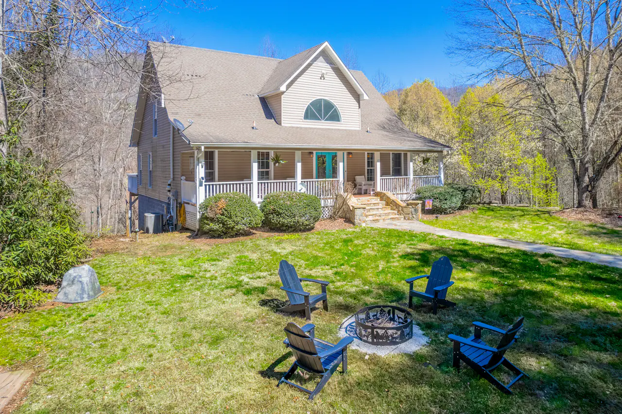Beary Relaxing | 3 Bed Bryson City, NC House | Vacasa