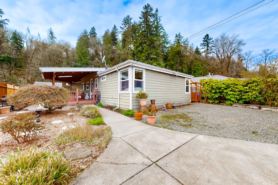 Cedar River Retreat | 3 Bed Renton, WA House | Vacasa