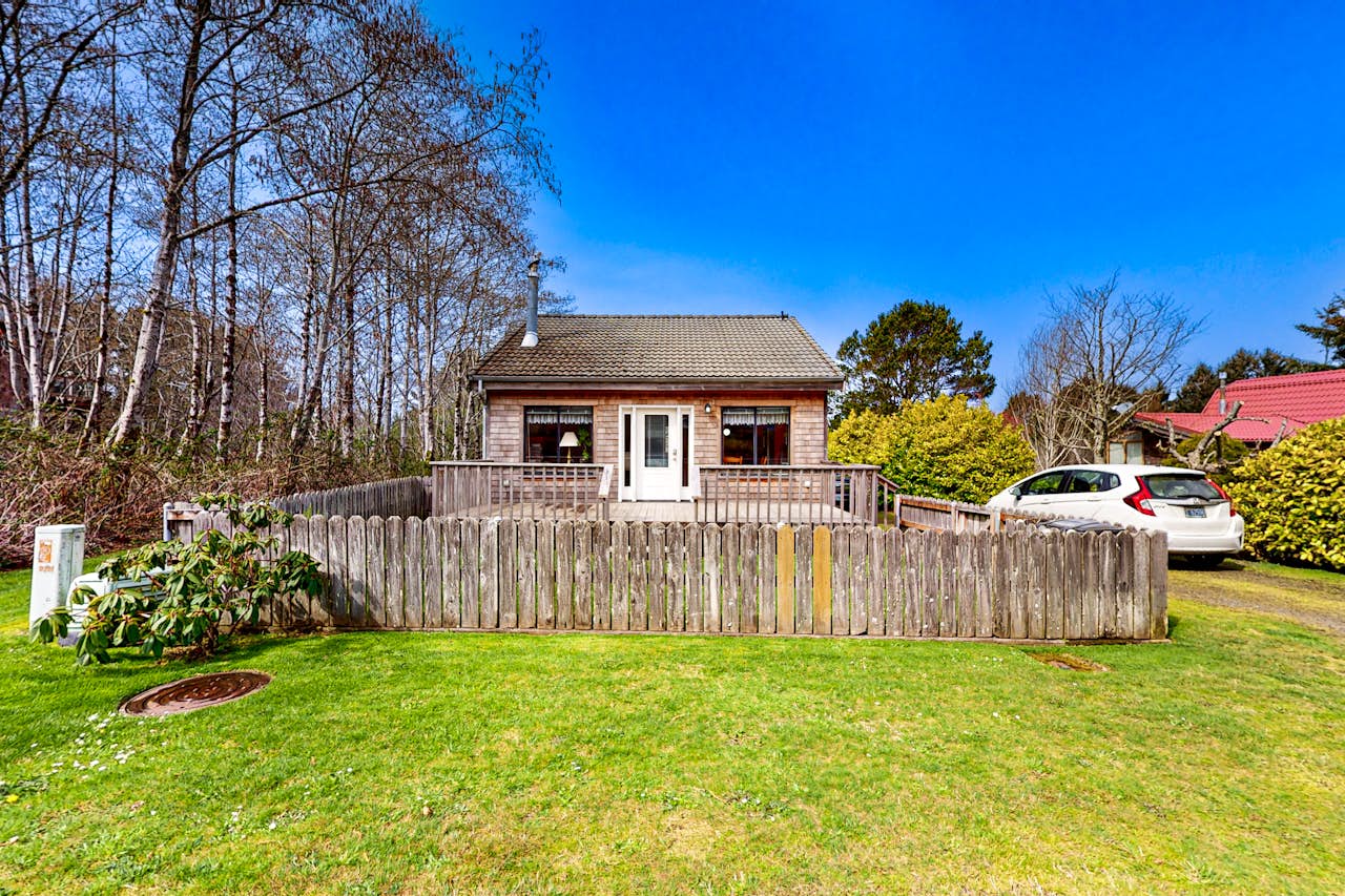 Cannon Beach Cottage | 2 Bed Cannon Beach, OR House | Vacasa